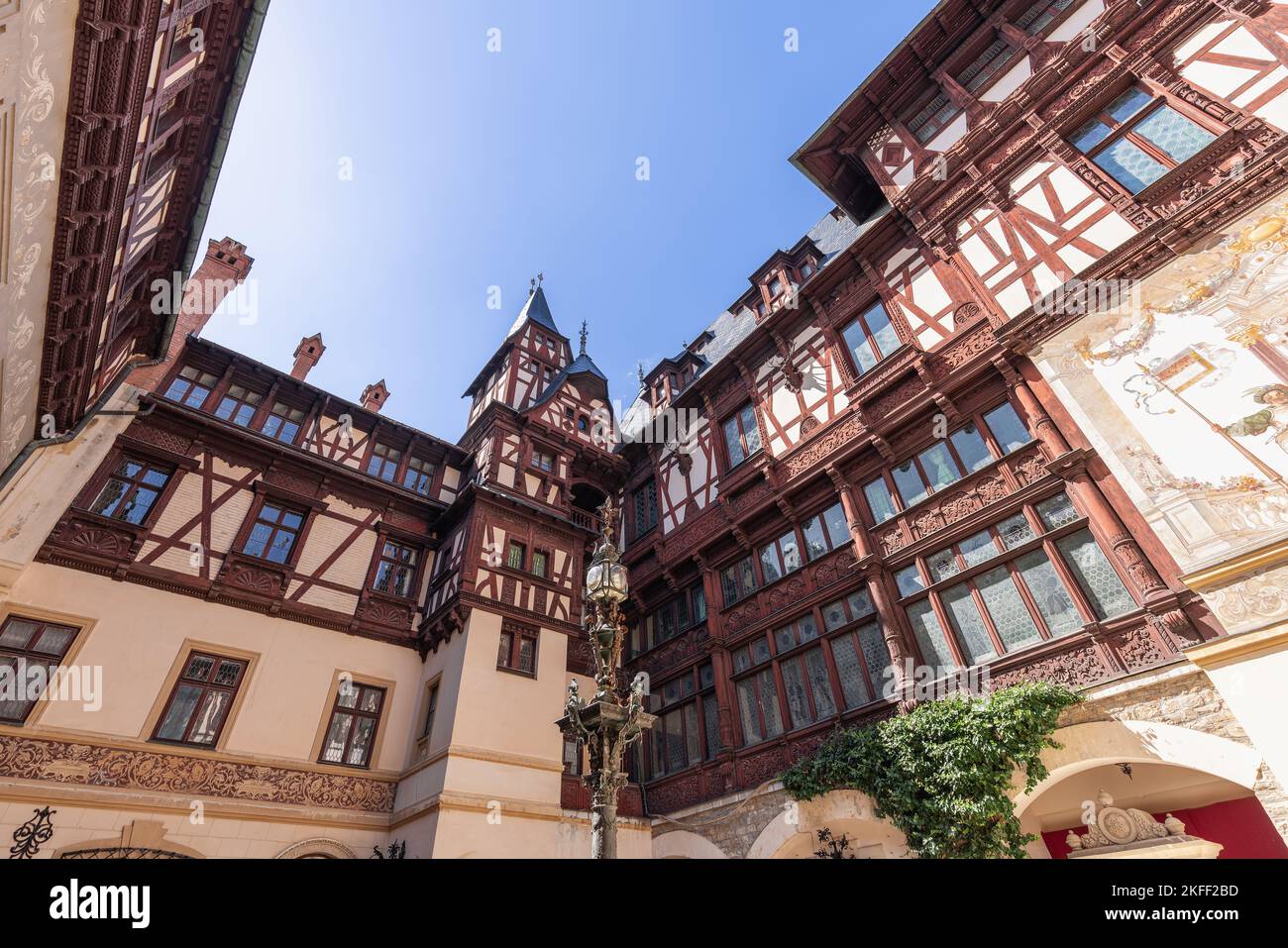 Castelul peles hi-res stock photography and images - Alamy