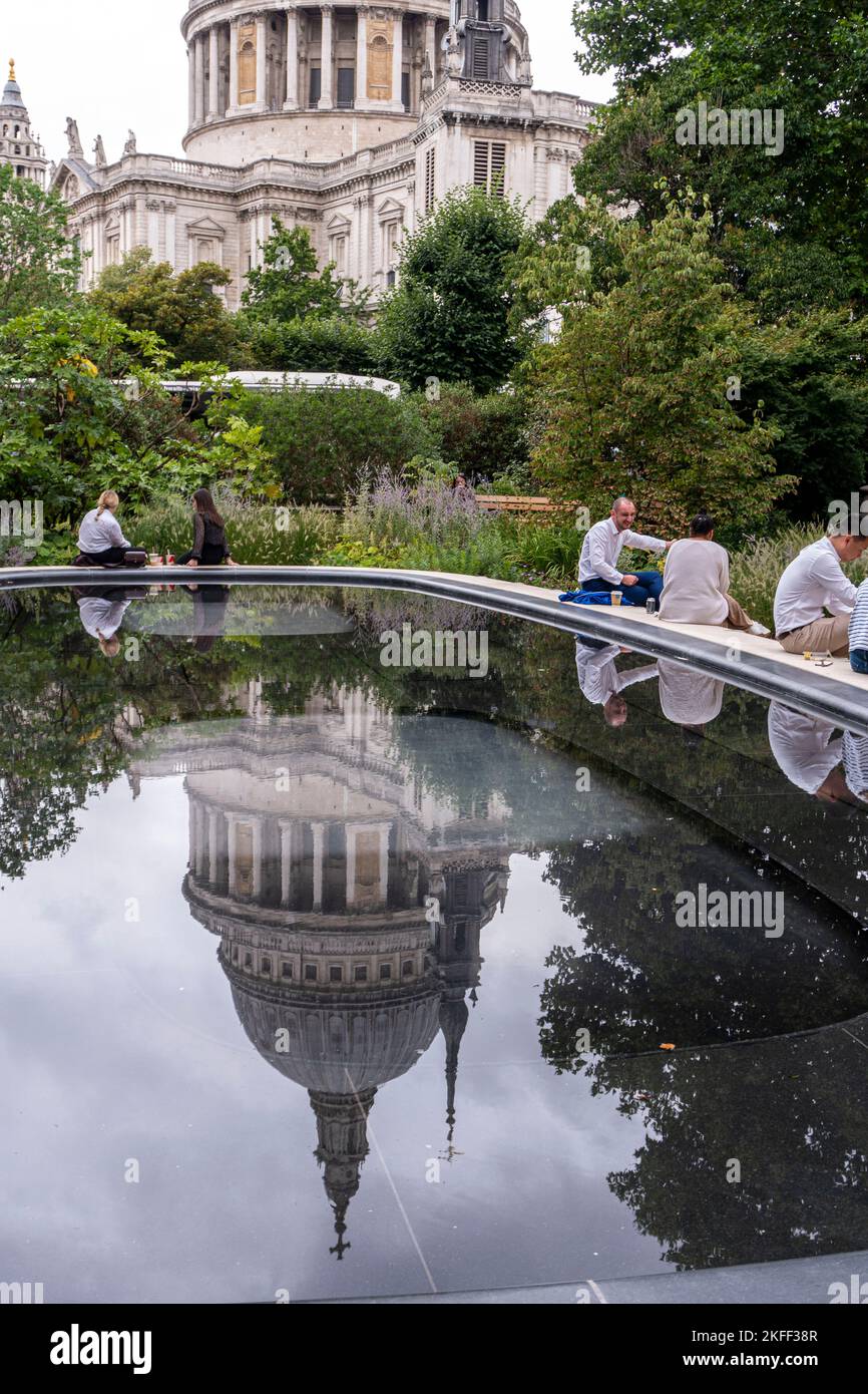 St Pauls Cathederal Reflected in pool Stock Photo - Alamy