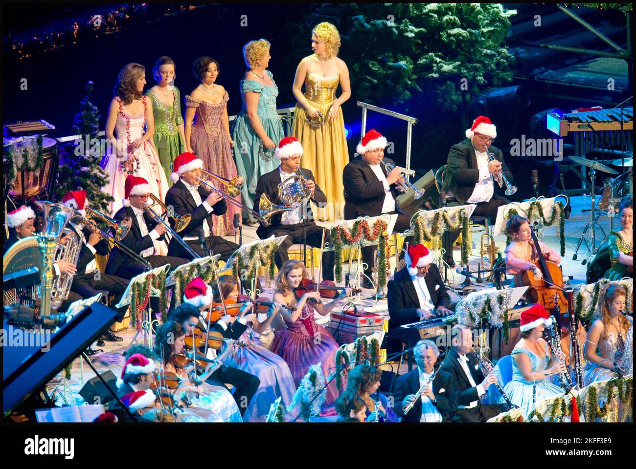 Andre Rieu in concert in Het Gelredome with the Johann Strauss ...