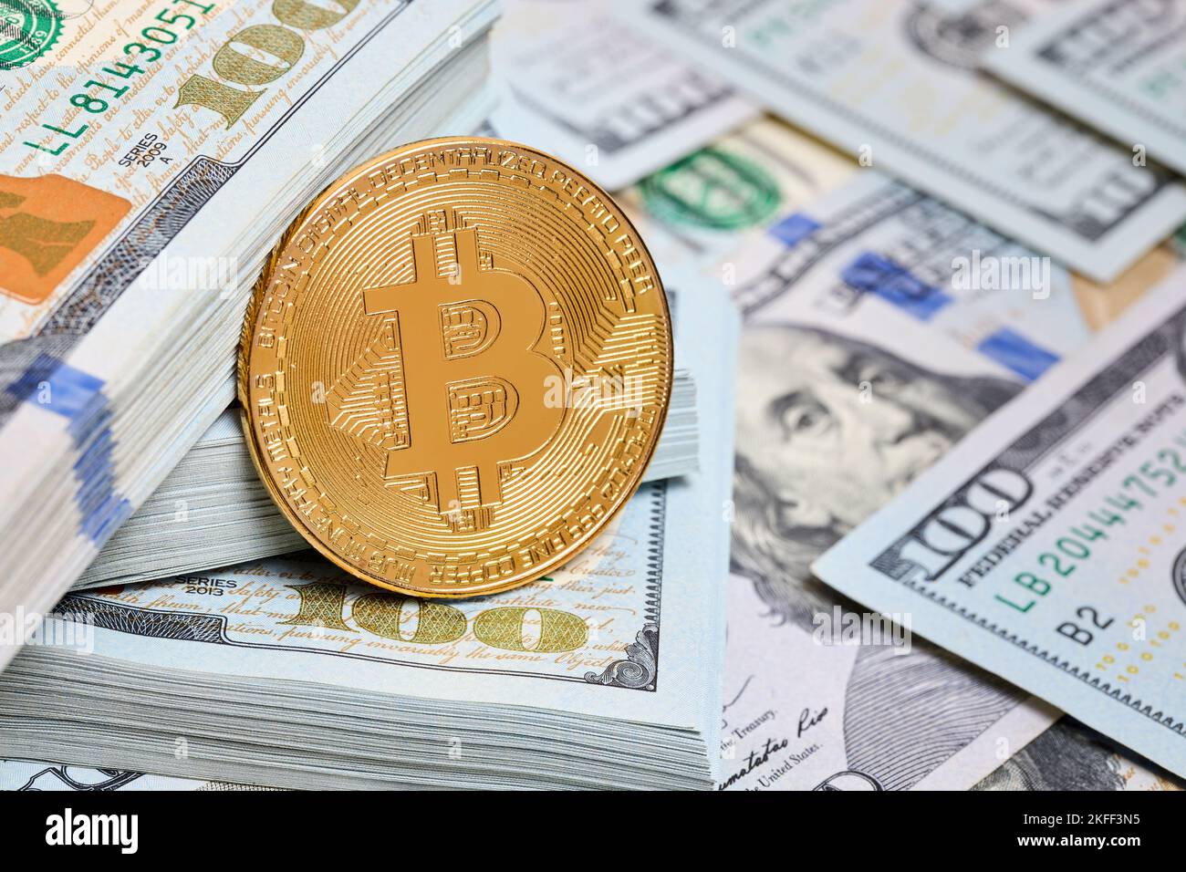 Bundles of hundred dollar bills hi-res stock photography and images - Alamy