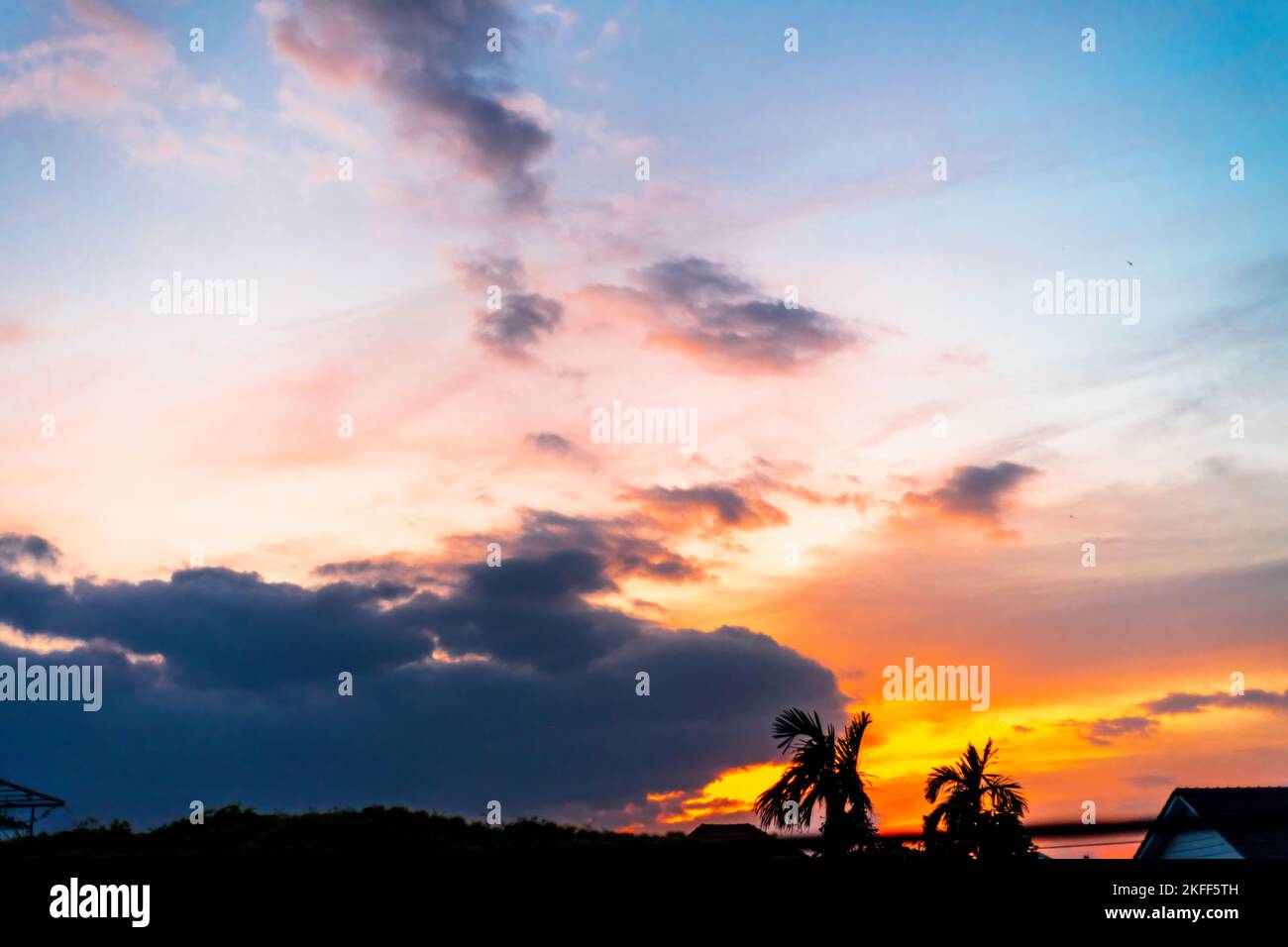 Partly cloudy blues sky hi-res stock photography and images - Alamy