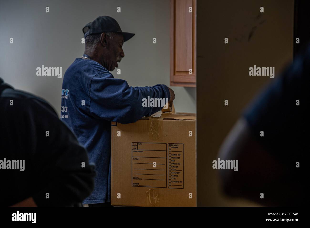 Pack your own boxes hi-res stock photography and images - Alamy