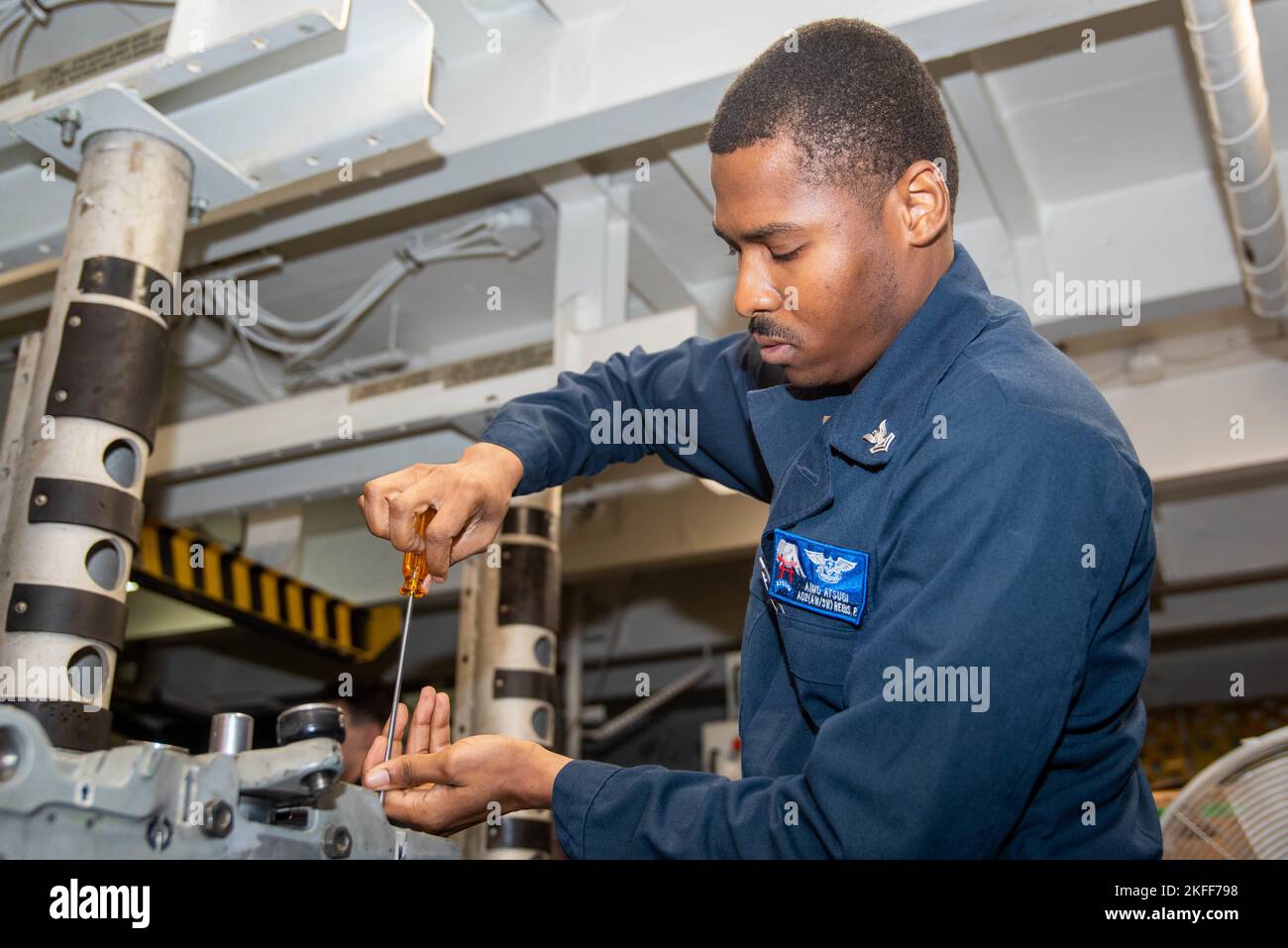 220914-WU964-N-1036 PACIFIC OCEAN (Sept. 14, 2022) Aviation Ordnanceman 2nd Class Pierre Regis ...