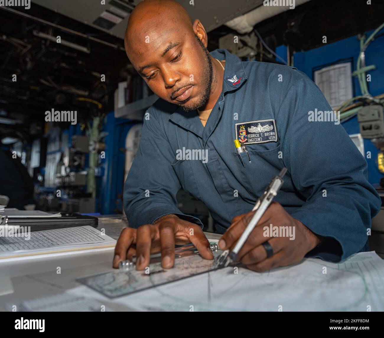 PHILIPPINE SEA (Sept. 14, 2022) Quartermaster 2nd Class Keidrick Brown ...