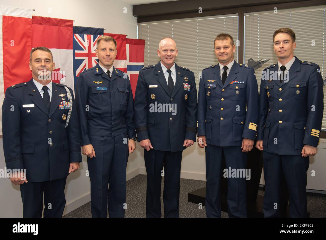 CRYSTAL CITY, VA. (Sep. 14, 2022) – Lt. Gen. Michael Schmidt (center ...