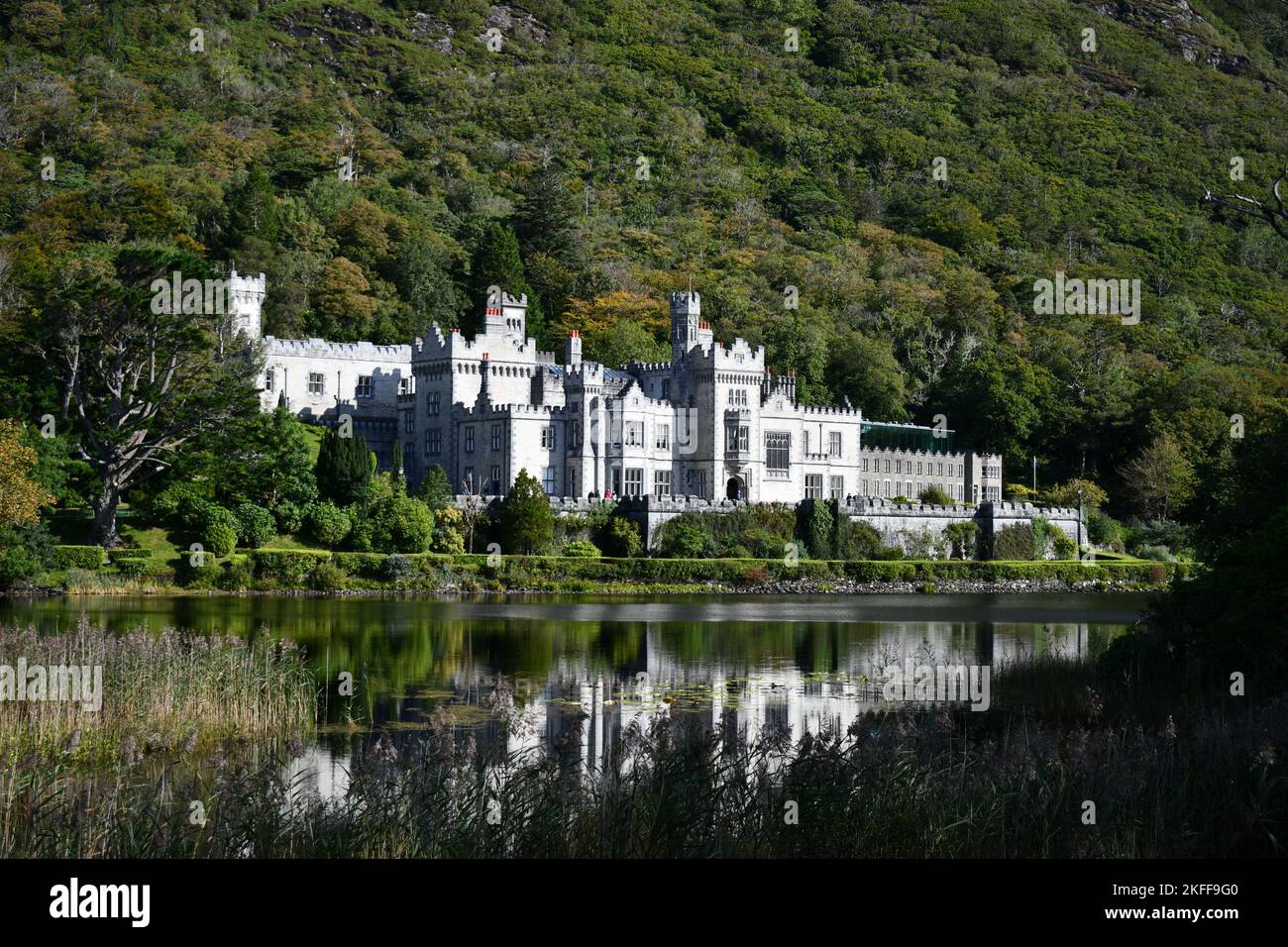 Kylemore Abby reflecting in the lake Stock Photo - Alamy
