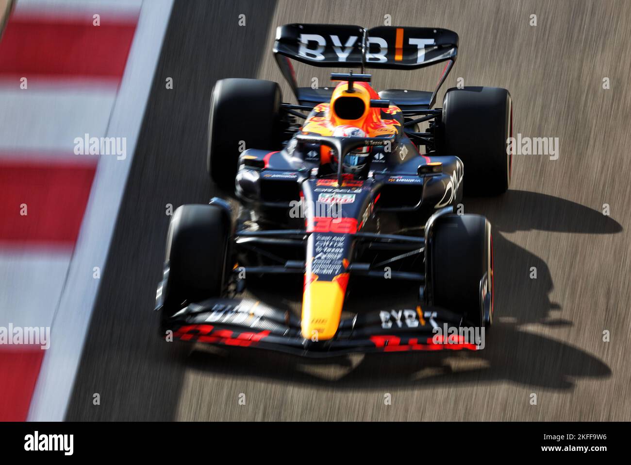 Liam Lawson (NZL) Red Bull Racing RB18 Test Driver. Abu Dhabi Grand ...