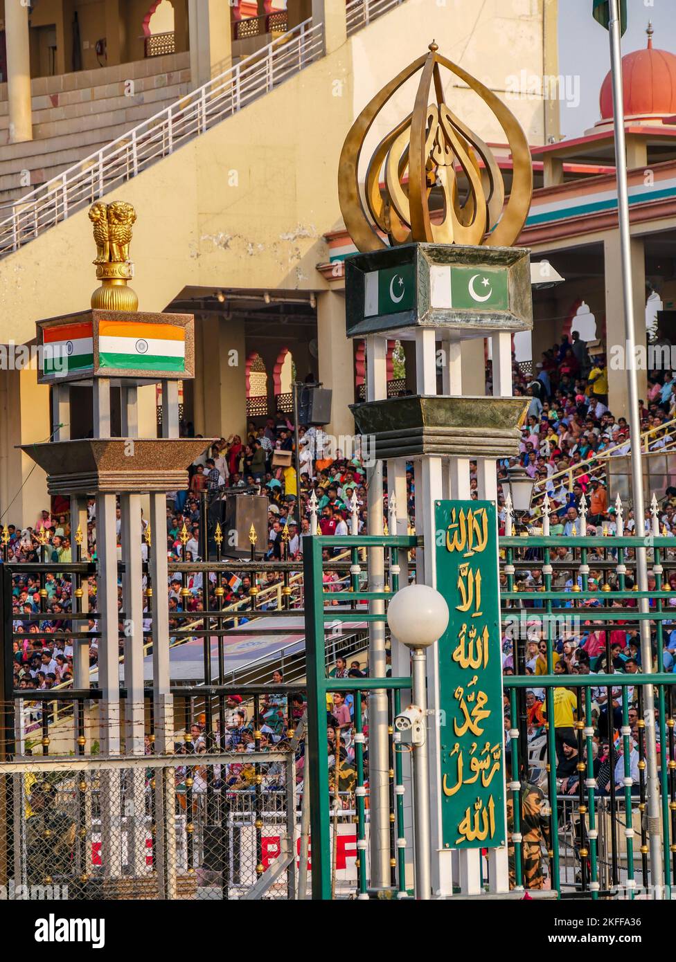 India-Pakistan border in the Pakistani town of Wagah during the daily ...
