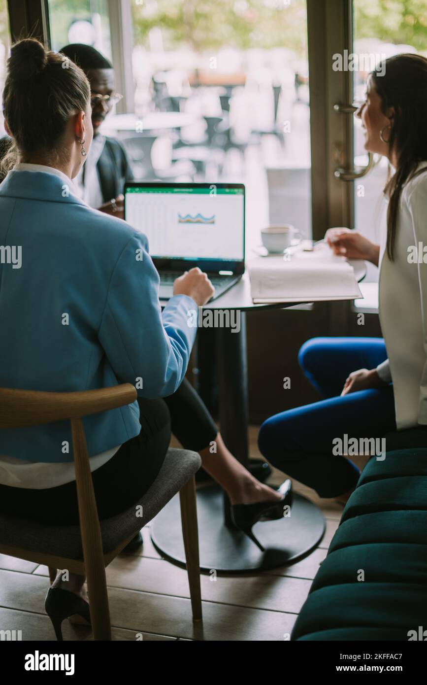 Multicultural students bar hi-res stock photography and images - Alamy
