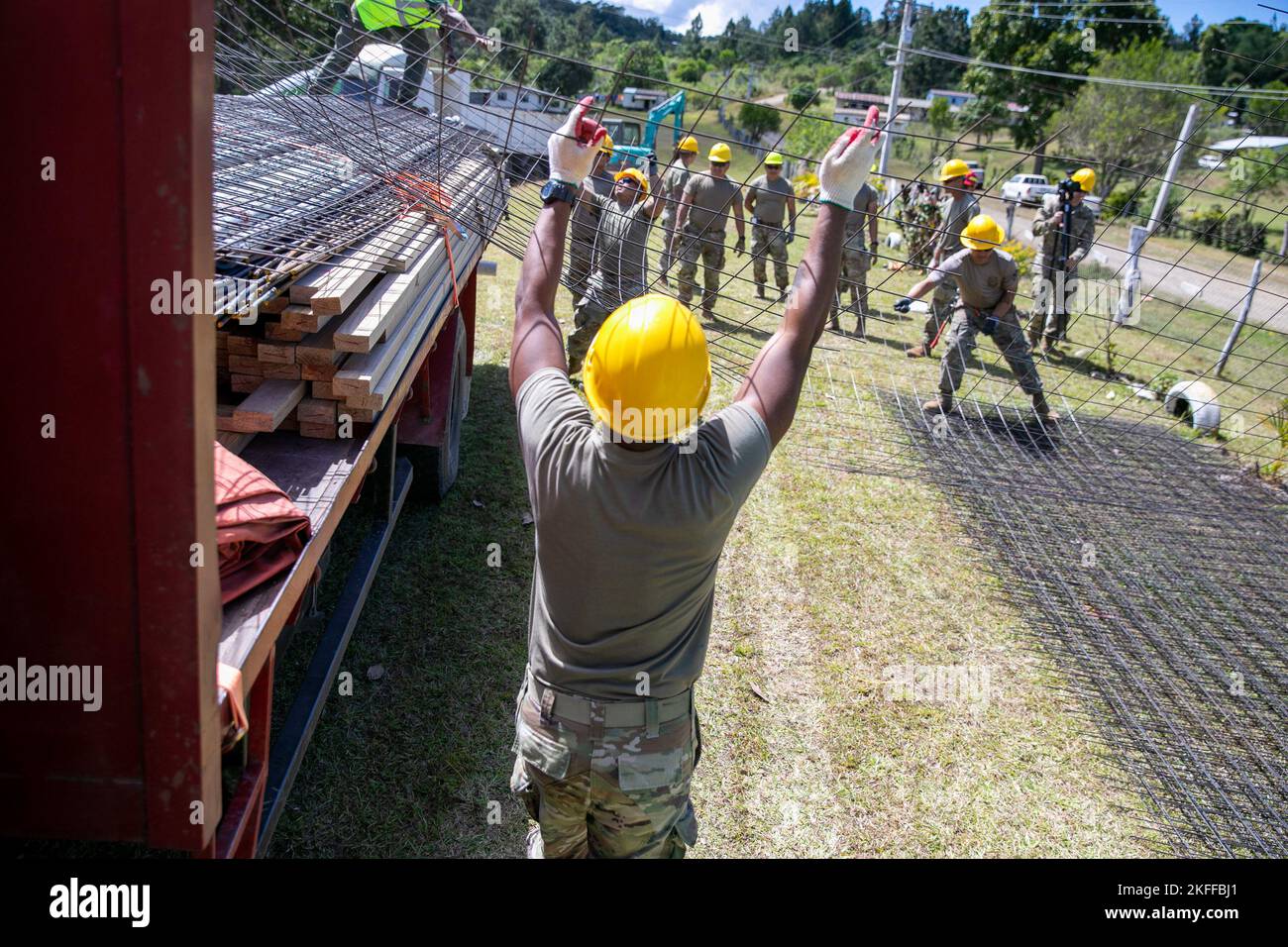 U.S. Army Reserve Soldiers from 1st Platoon, 797th Engineer Company ...