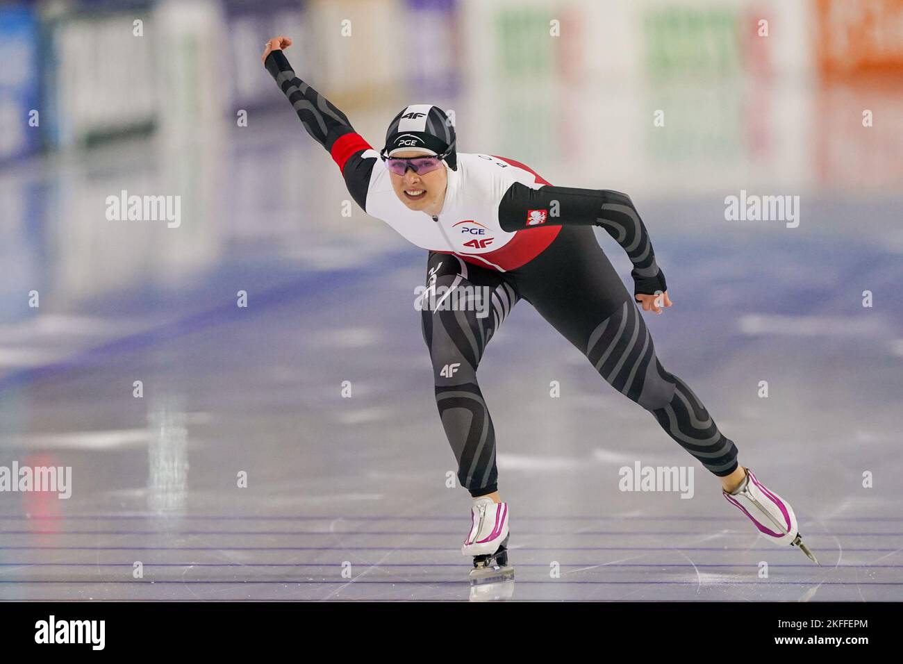 HEERENVEEN, NETHERLANDS - NOVEMBER 18: Iga Wojtasik of Poland competing on the Women's B Group ...