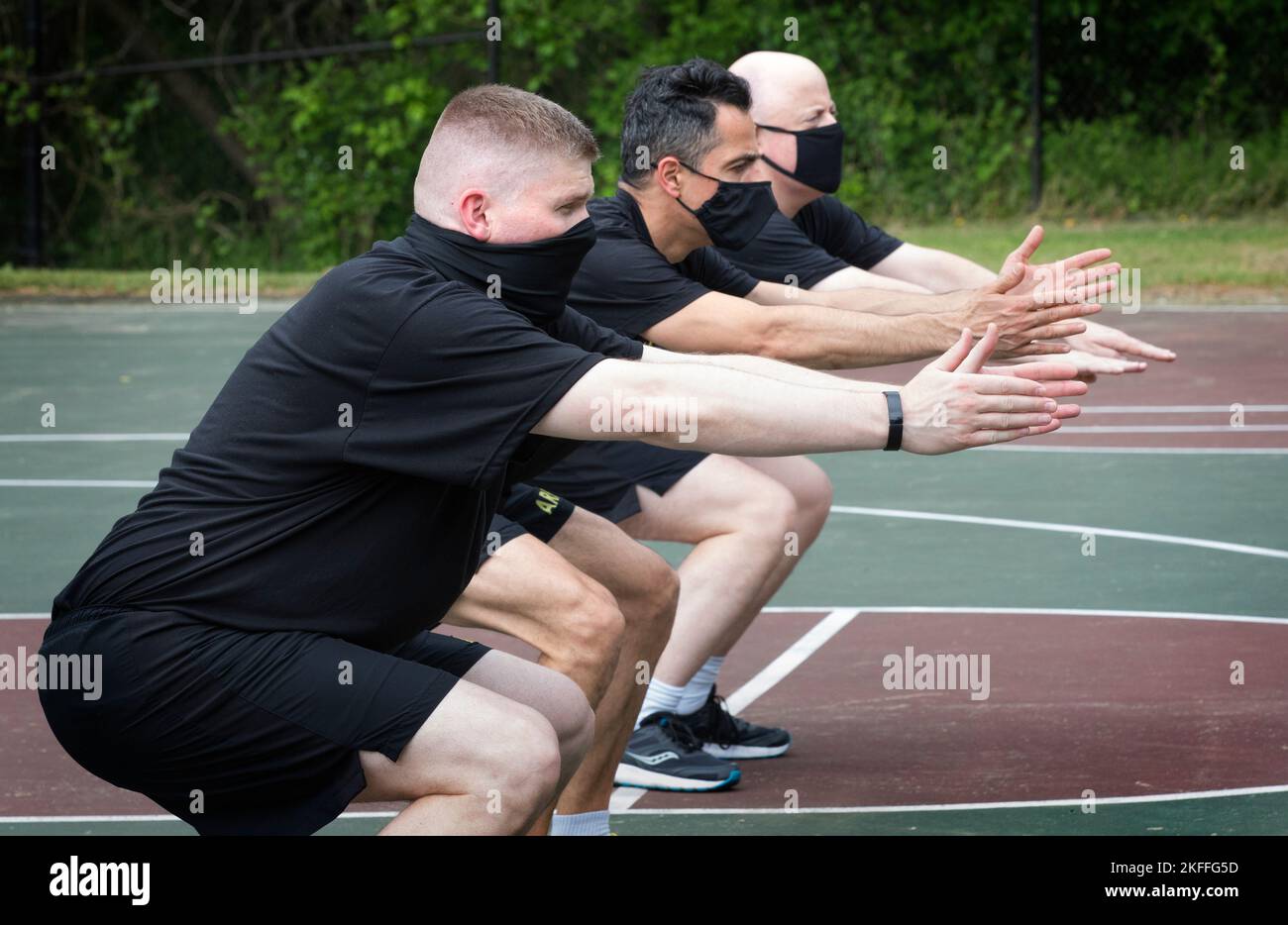 Soldiers with the Walter Reed Army Institute of Research take part in ...