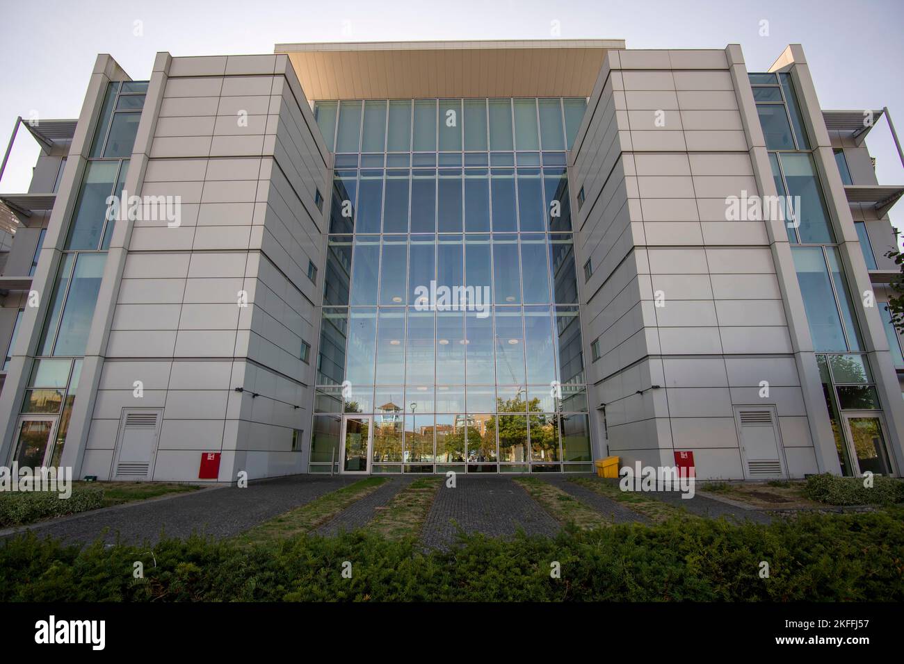 Milton keynes the quadrant hi-res stock photography and images - Alamy