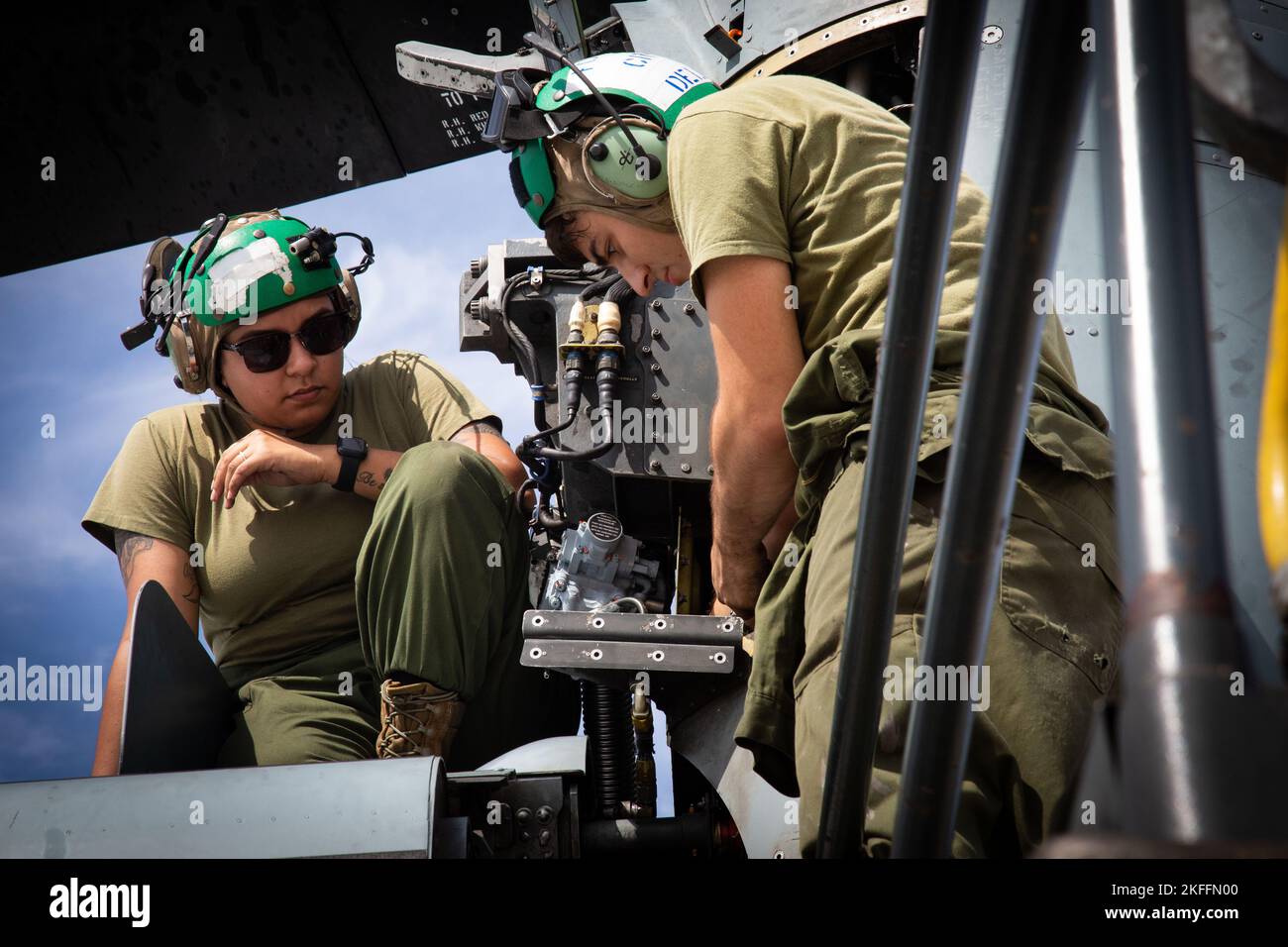 U.S. Marines with Marine Medium Tiltrotor Training Squadron (VMMT) 204 ...