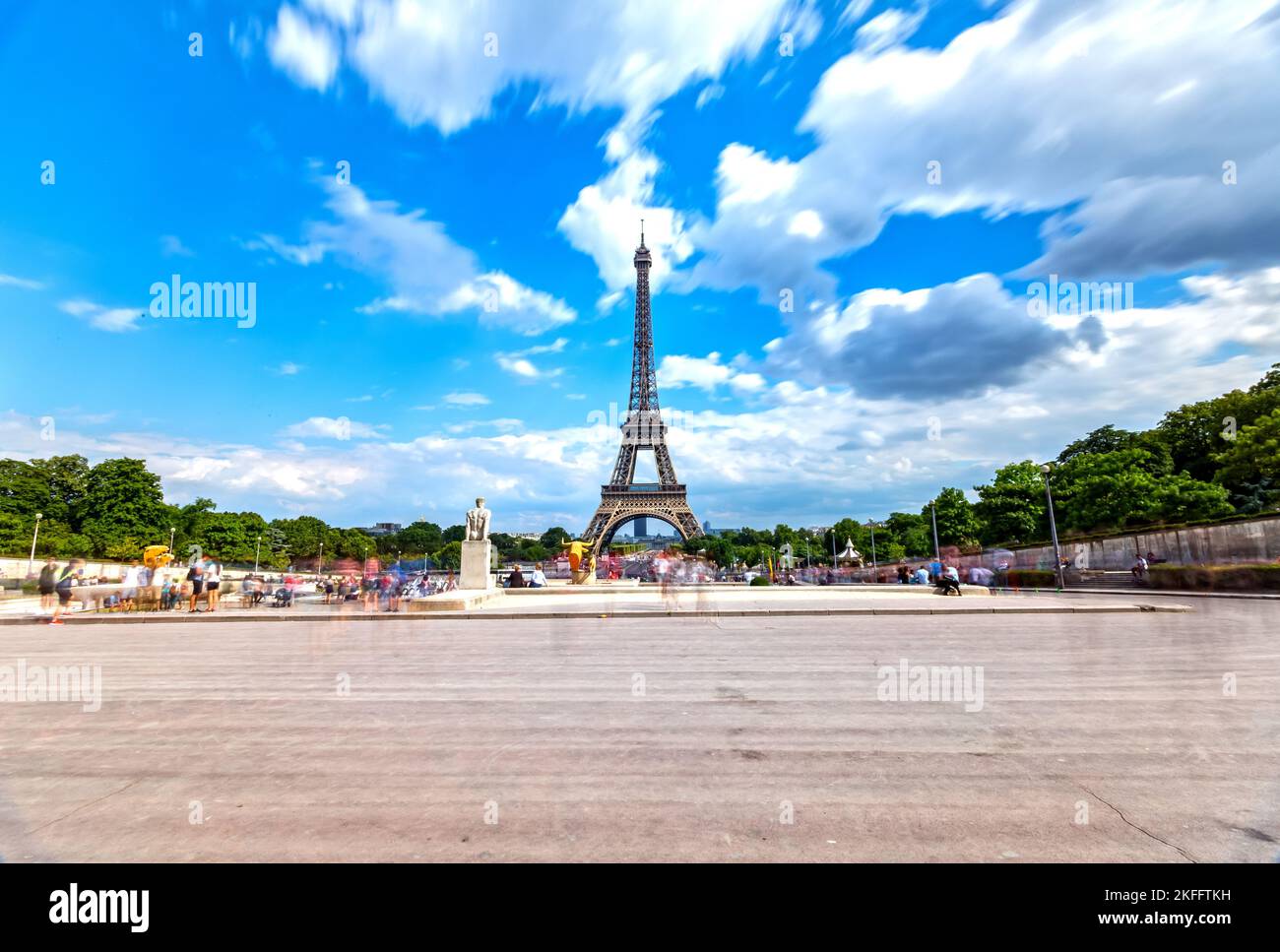 A landscape with the Eiffel Tower con a bright sunny day Stock Photo ...