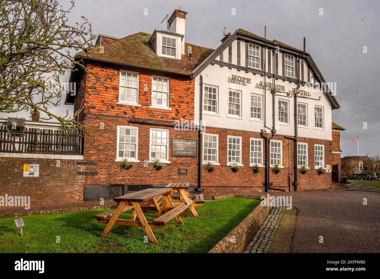 Rye, November 15th 2022: The Hope Anchor Hotel overlooking the town in ...