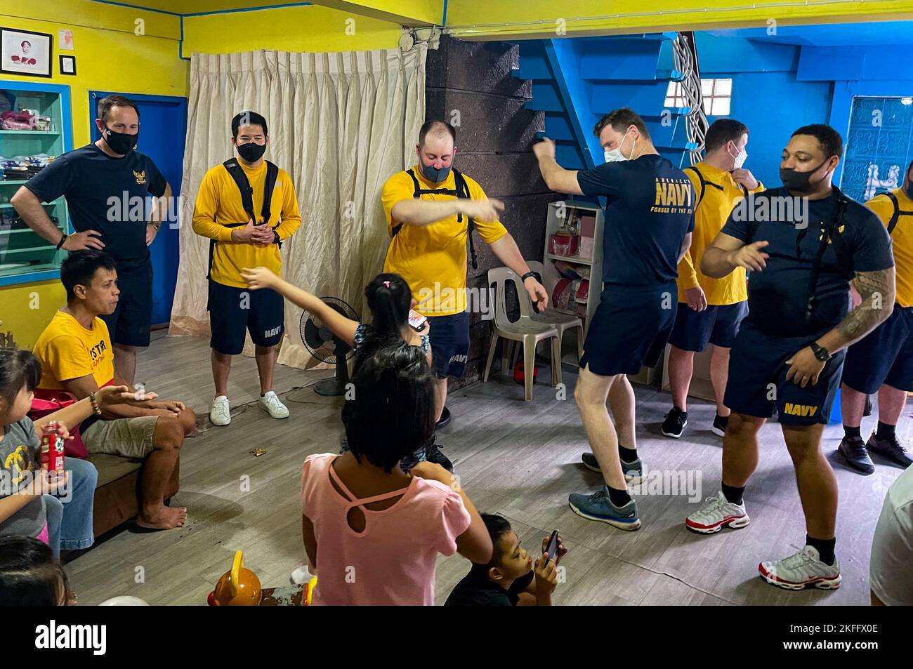 220914-N-HP061-1002 MANILA, PHILIPPINES (Sept. 14, 2022) Sailors ...