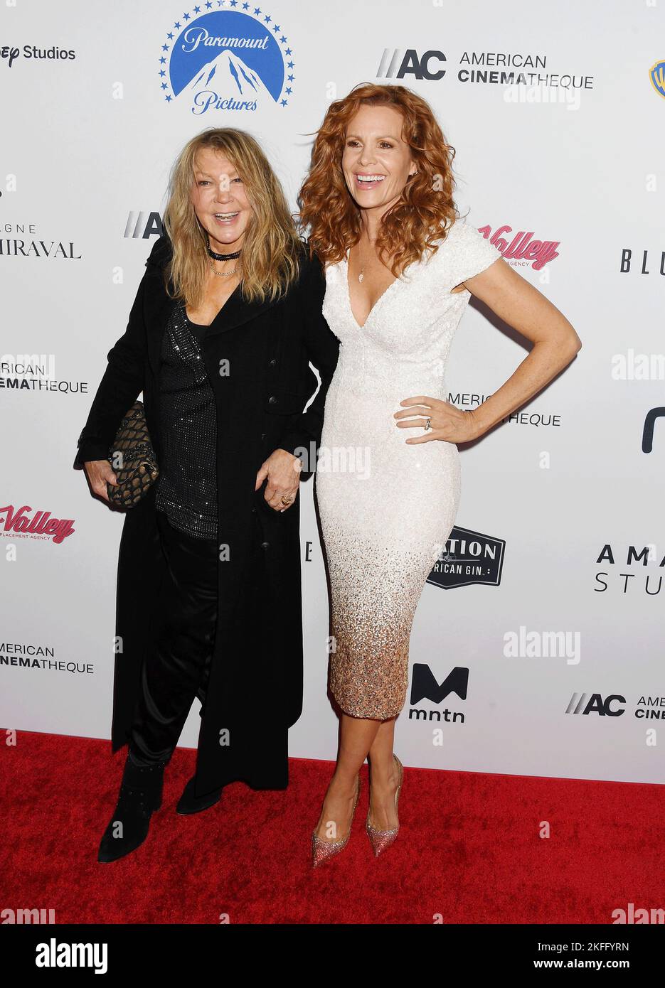 BEVERLY HILLS, CALIFORNIA - NOVEMBER 17: (L-R) Elaine Lively and Robyn ...