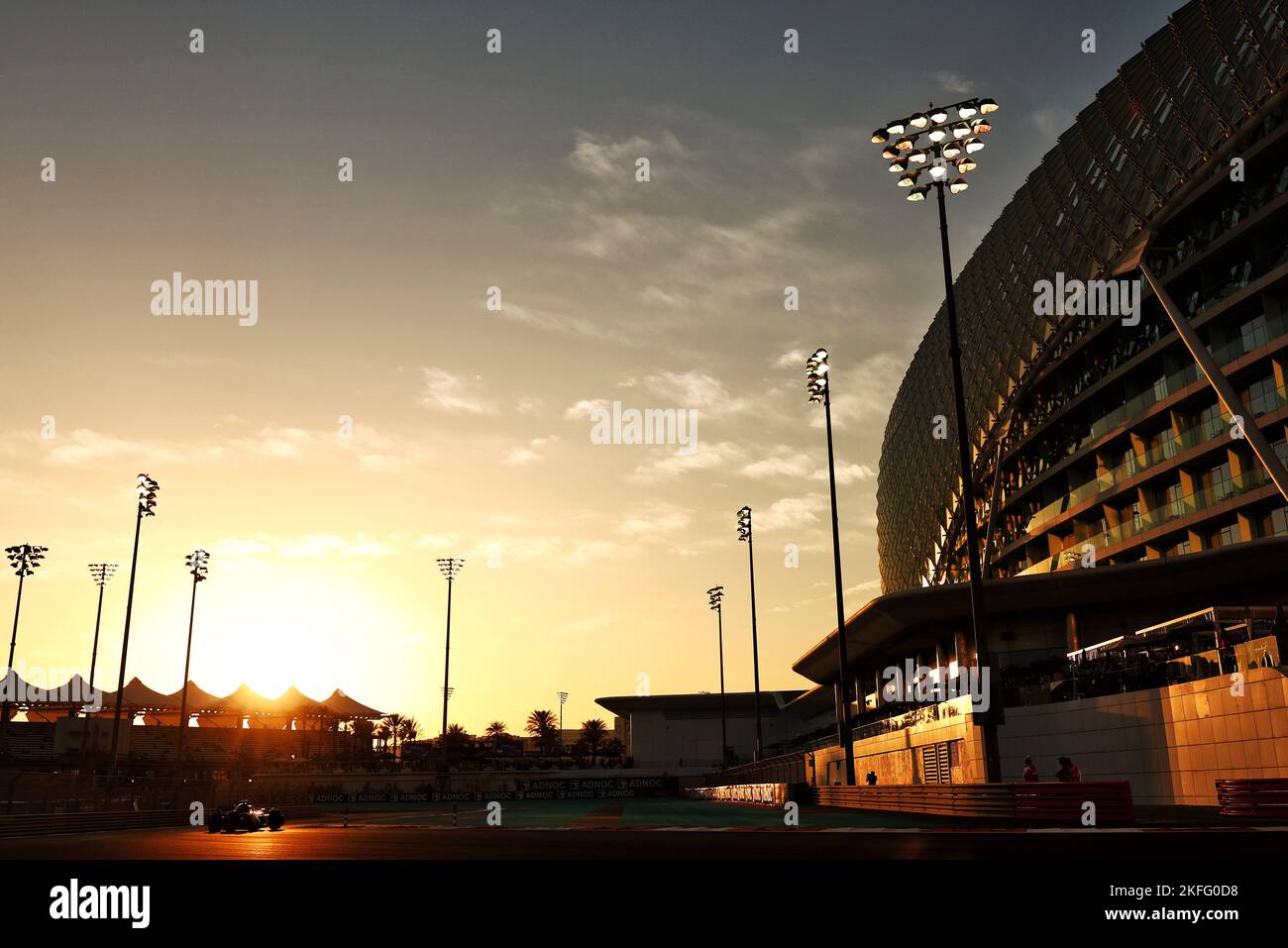 Alexander Albon (THA) Williams Racing FW44. Abu Dhabi Grand Prix ...