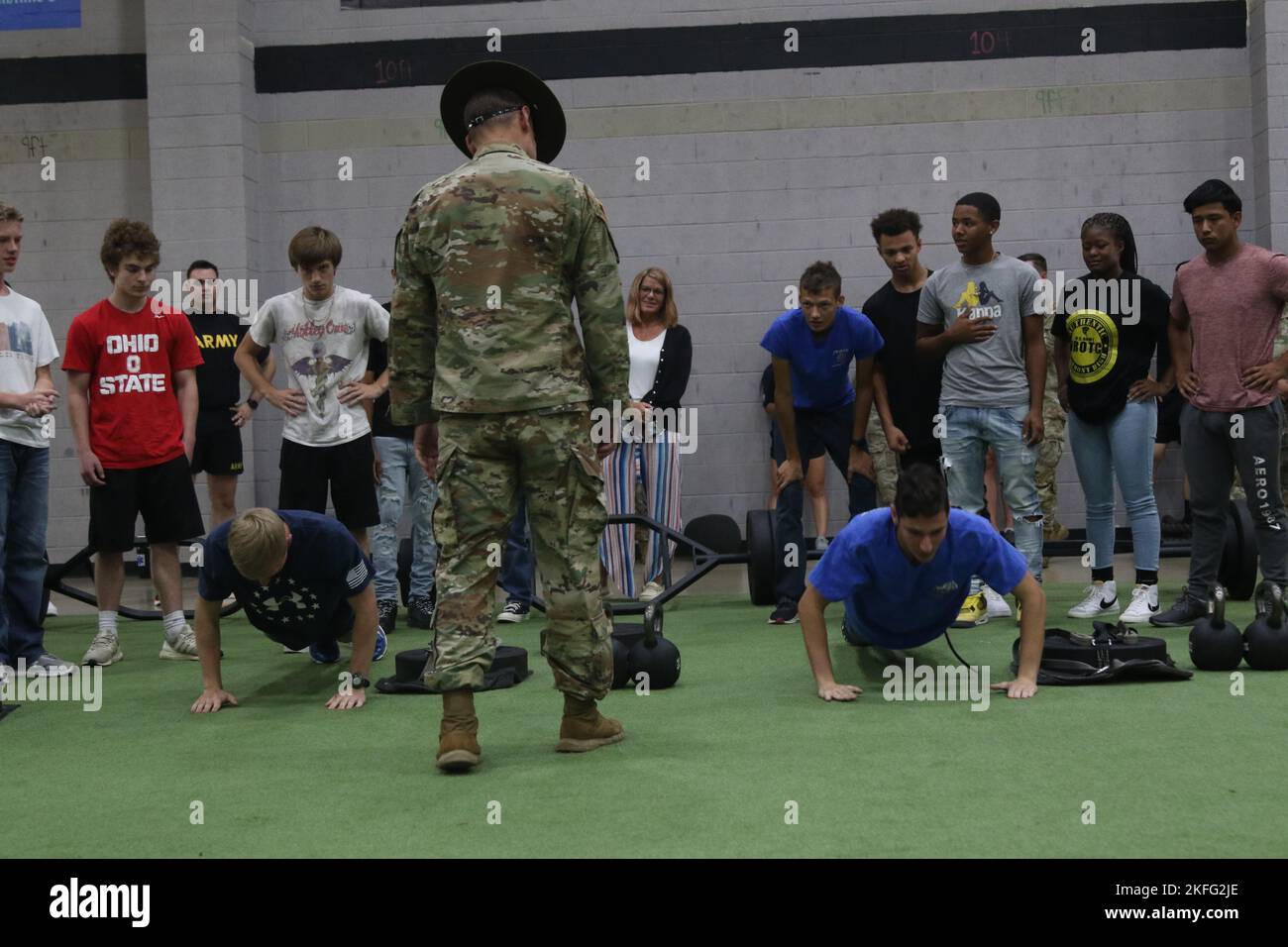 Potential Army recruits attend "Meet your Army Day" at Fort Bragg, NC ...