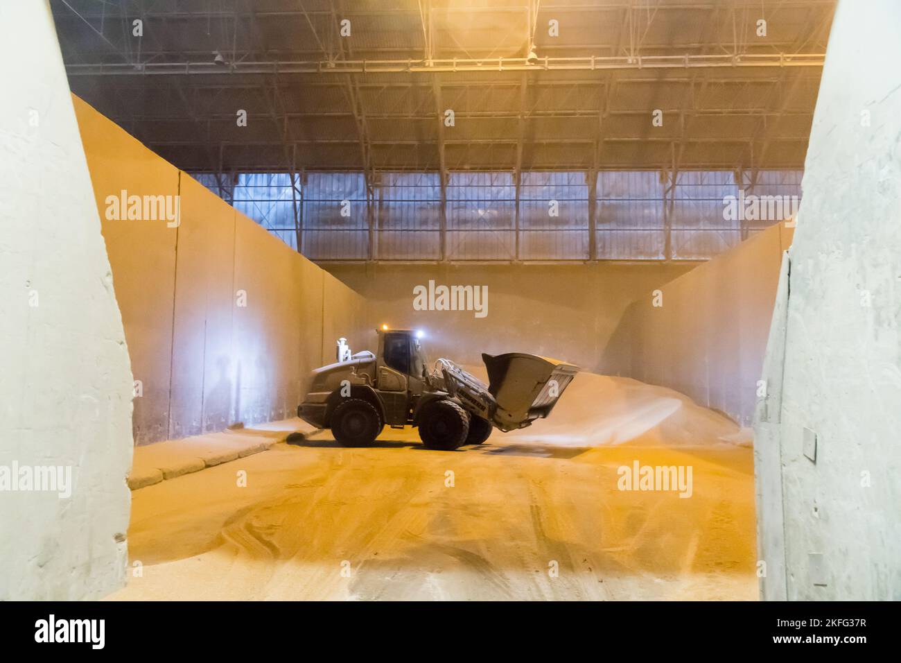 Grain elevator terminal in Port of Gdynia, Poland © Wojciech Strozyk ...