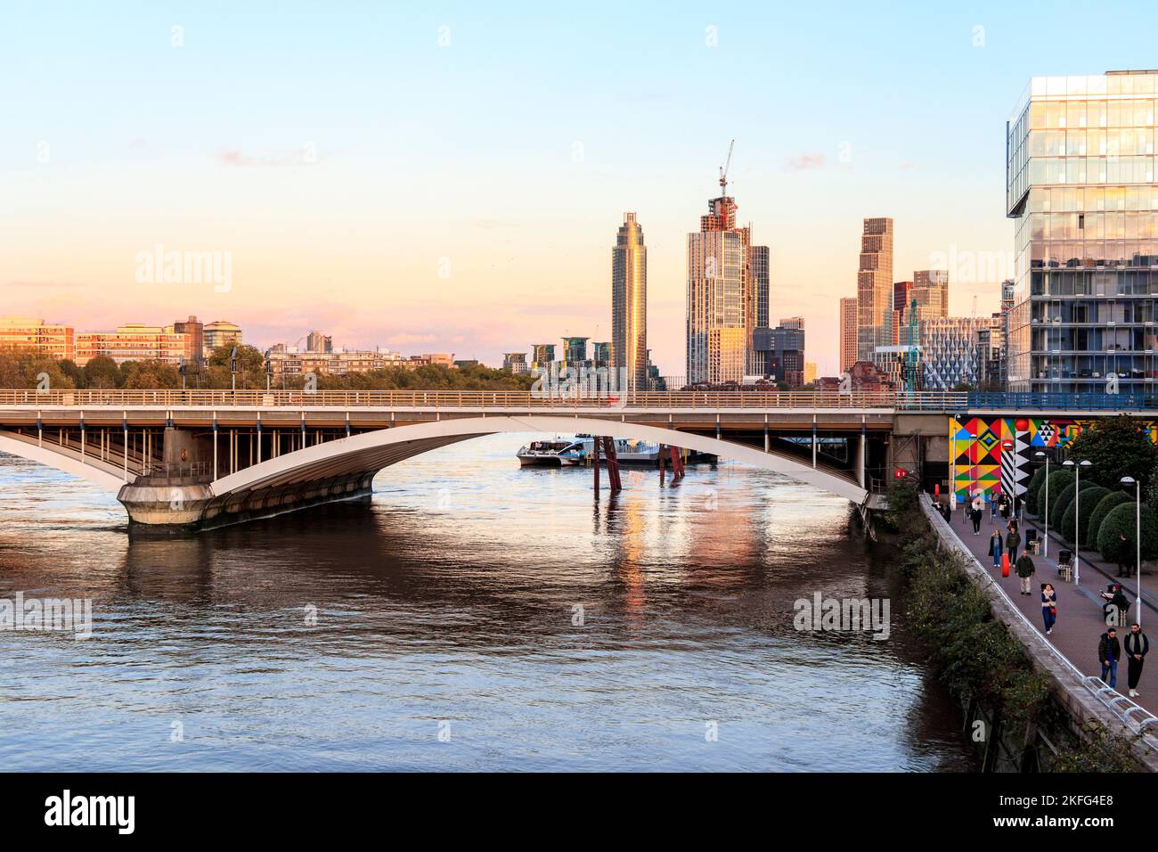 Chelsea rail hi-res stock photography and images - Alamy