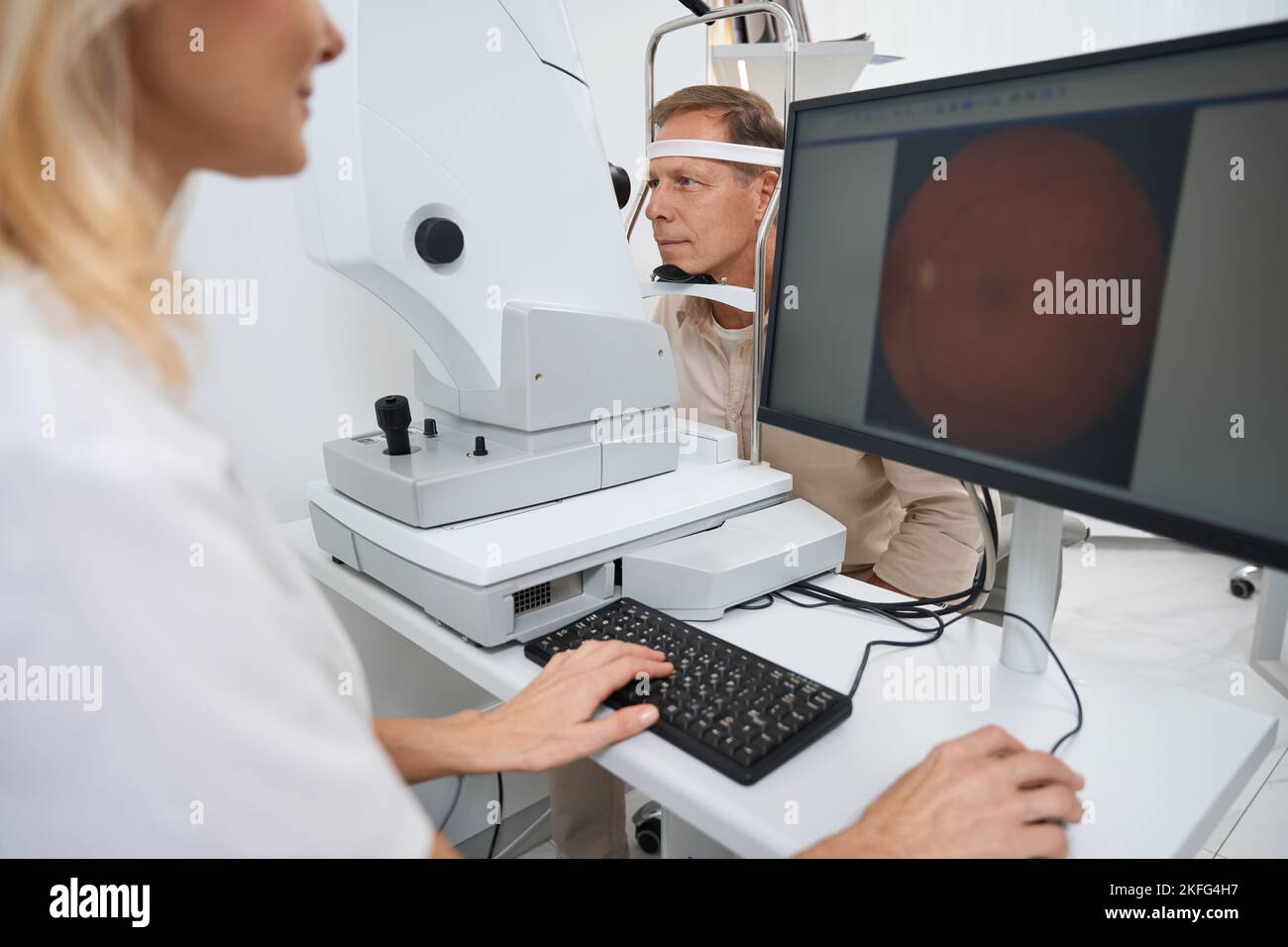 Close-up photo of ophthalmologist testing patient eyes Stock Photo - Alamy