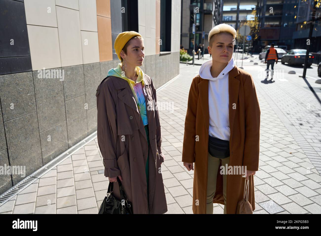 Two woman stand off hi-res stock photography and images - Alamy