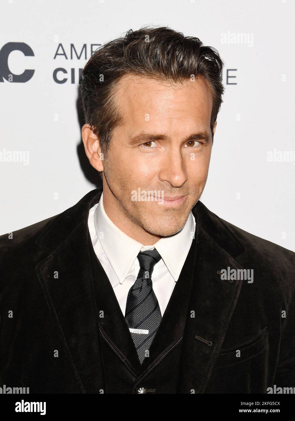 BEVERLY HILLS, CALIFORNIA - NOVEMBER 17: Honoree Ryan Reynolds attends the 36th Annual American ...