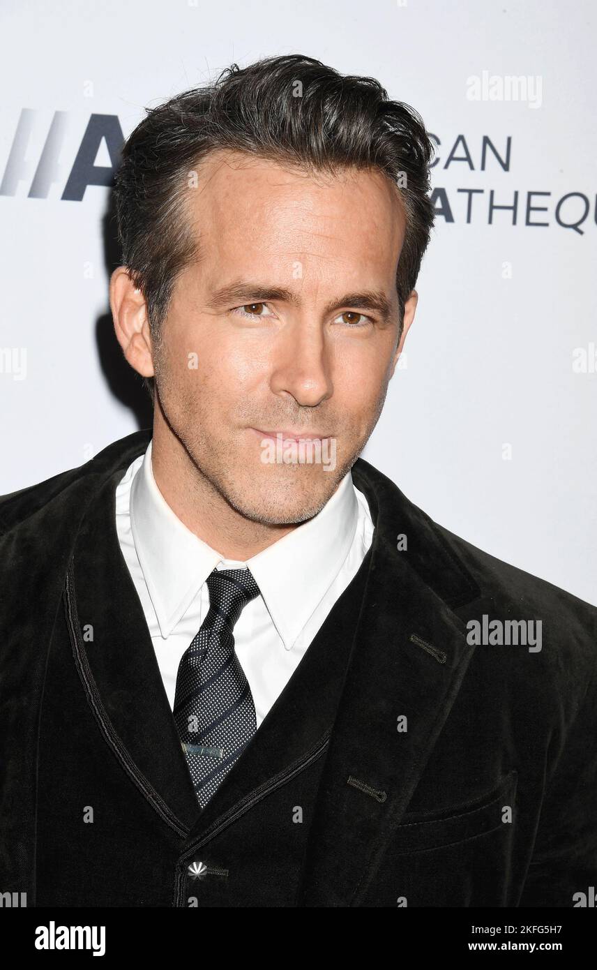 BEVERLY HILLS, CALIFORNIA - NOVEMBER 17: Honoree Ryan Reynolds attends the 36th Annual American ...