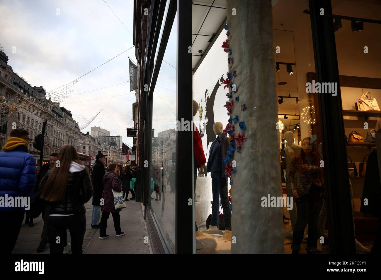 Guess regent street hi-res stock photography and images - Alamy