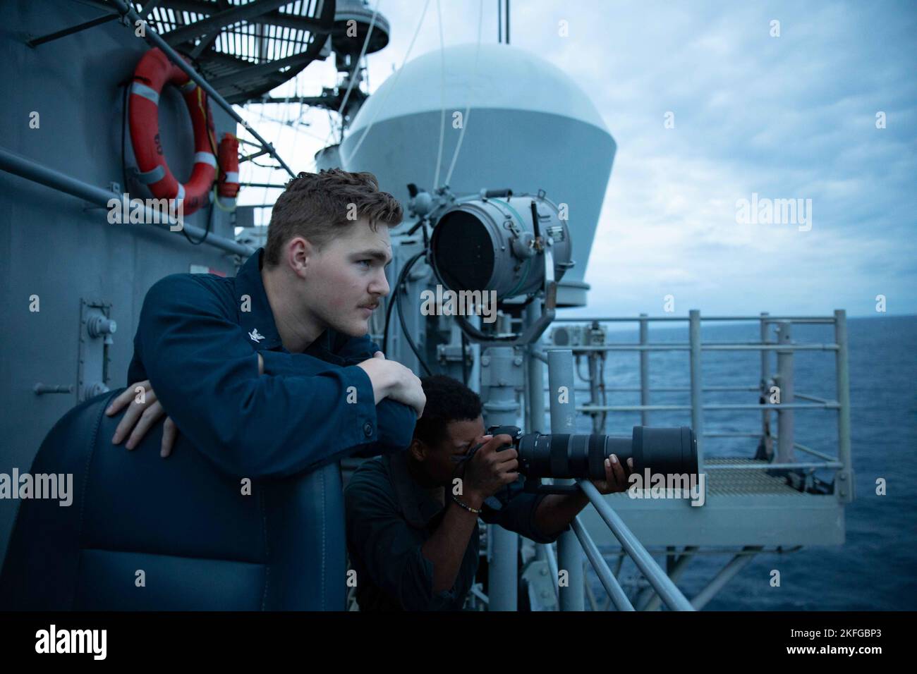 220915-N-LK647-0026 ATLANTIC OCEAN (Sept. 15, 2022) Electronics ...