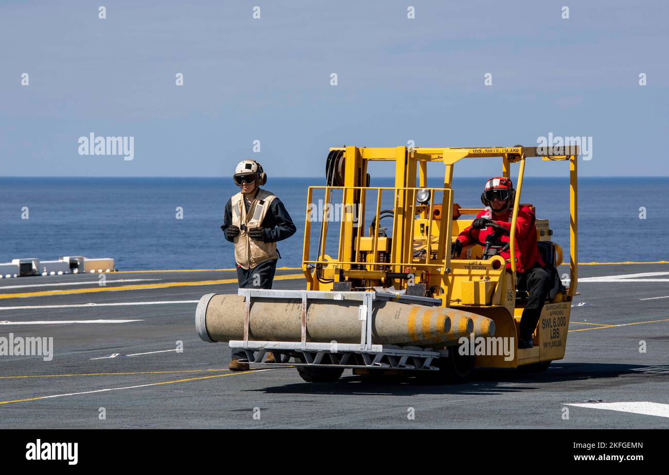 220915-N-EI127-1081 PACIFIC OCEAN (Sept. 15, 2022) – Aviation ...