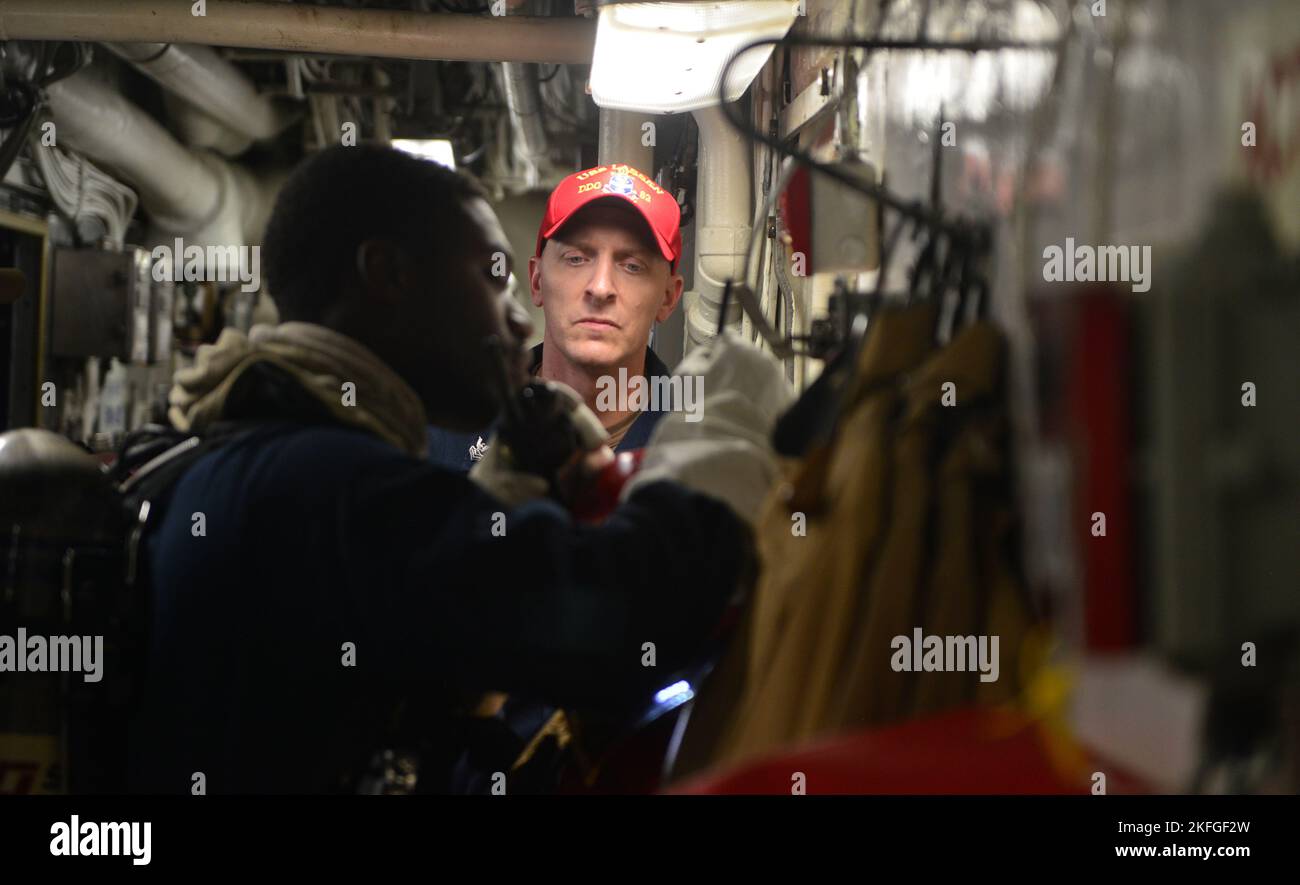 WESTERN ATLANTIC OCEAN (Sept. 15, 2022) Damage Controlman 1st Class Tim ...