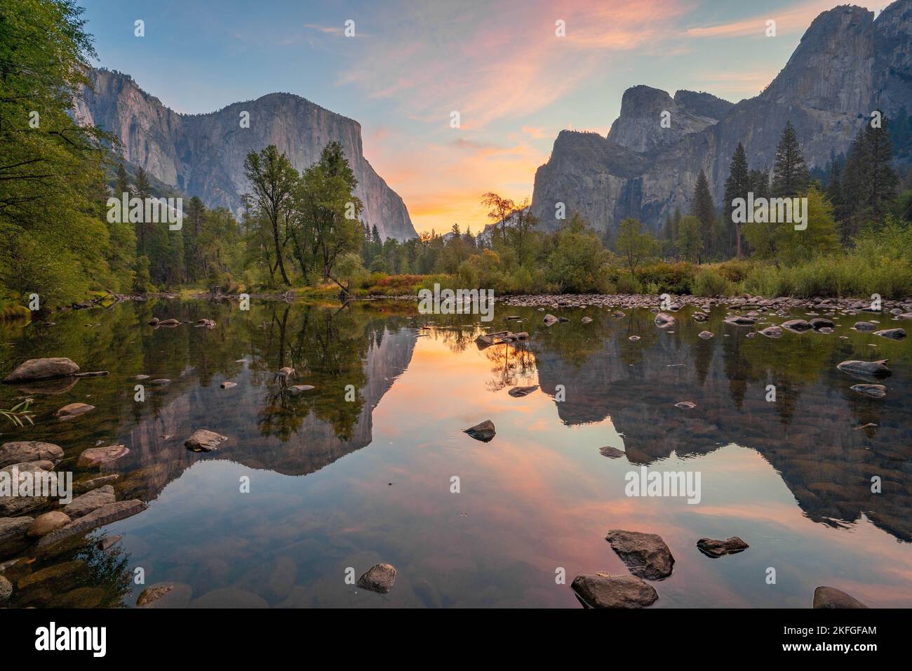 Sunrise in Yosemite at Valley View Stock Photo - Alamy