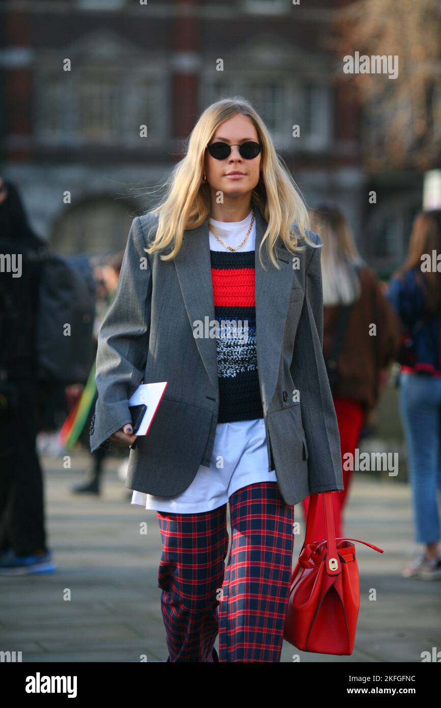 London street photography fashion hi-res stock photography and images ...
