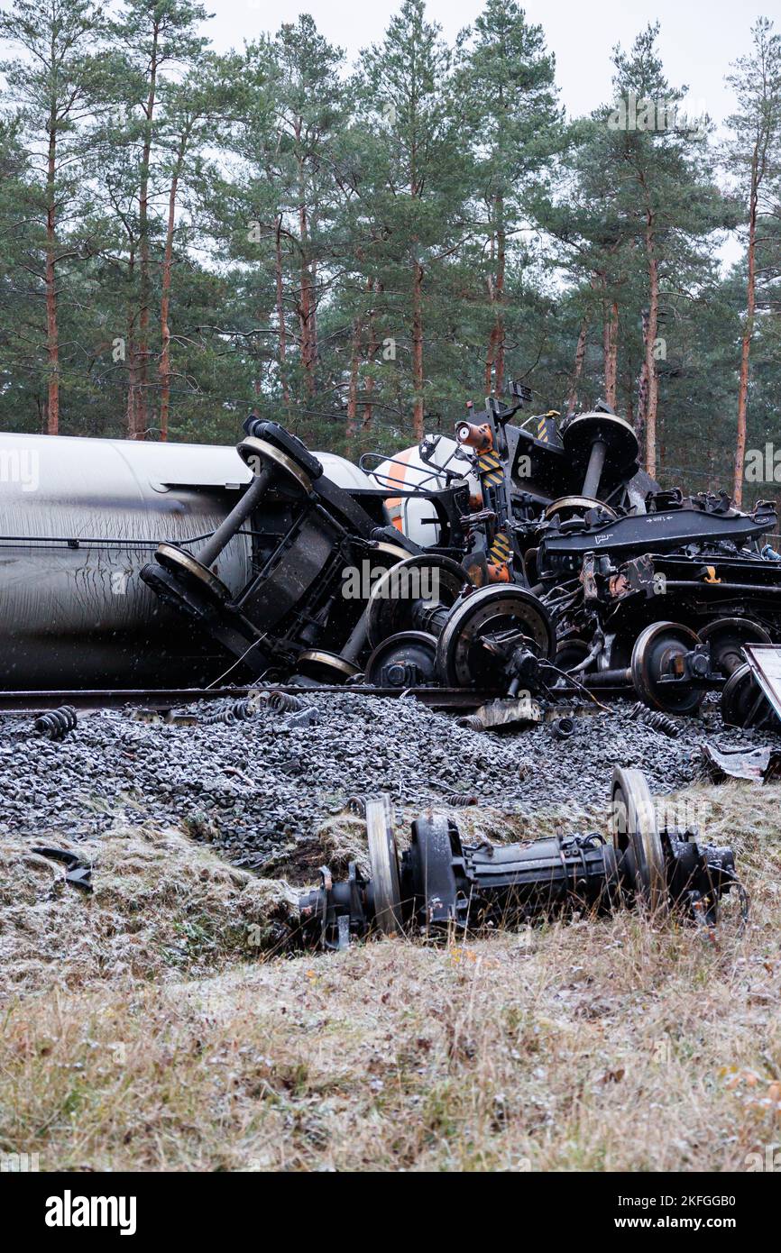 Leiferde, Germany. 18th Nov, 2022. Several wheel axles of the freight ...