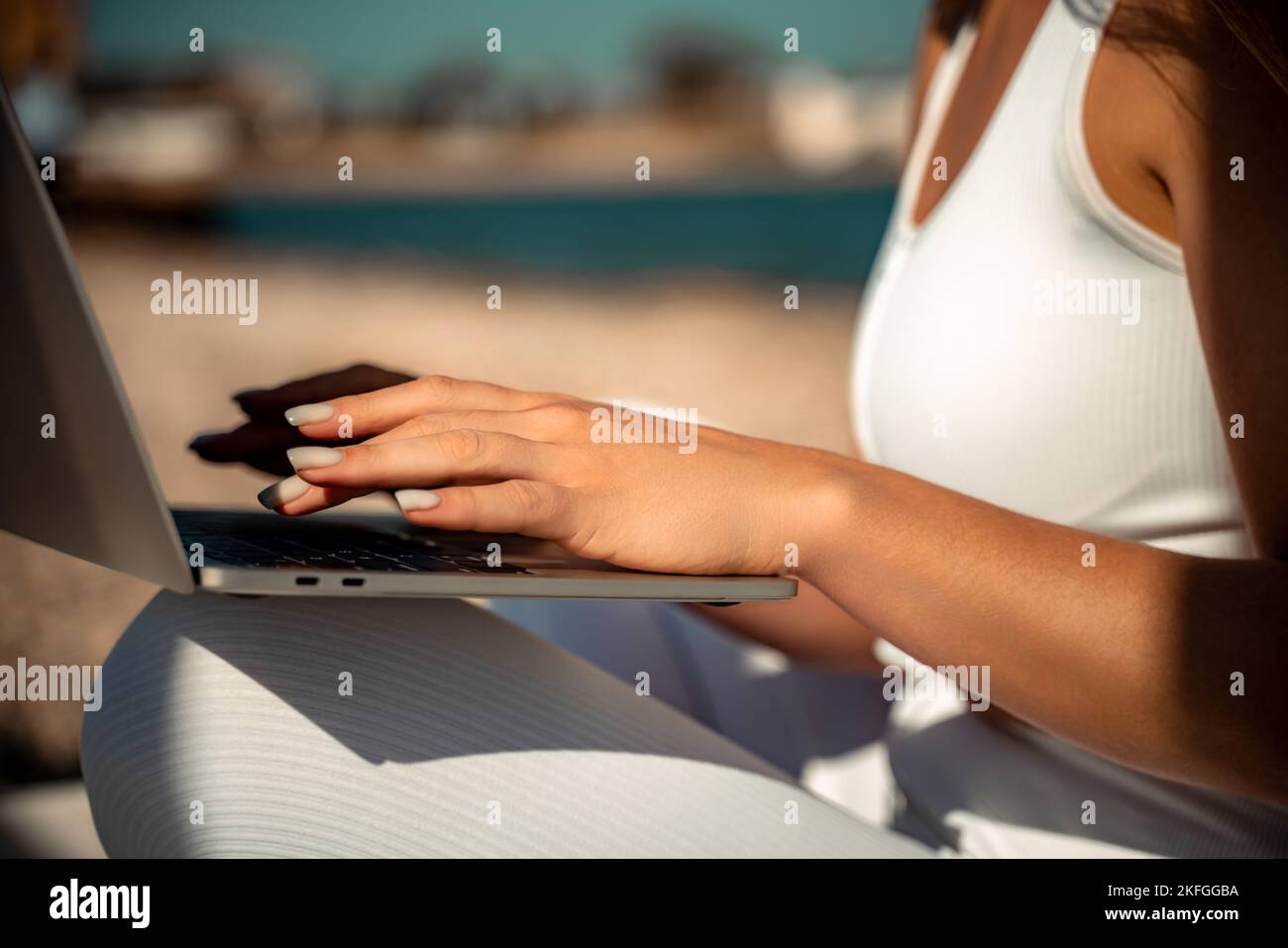 White overalls hi-res stock photography and images - Alamy