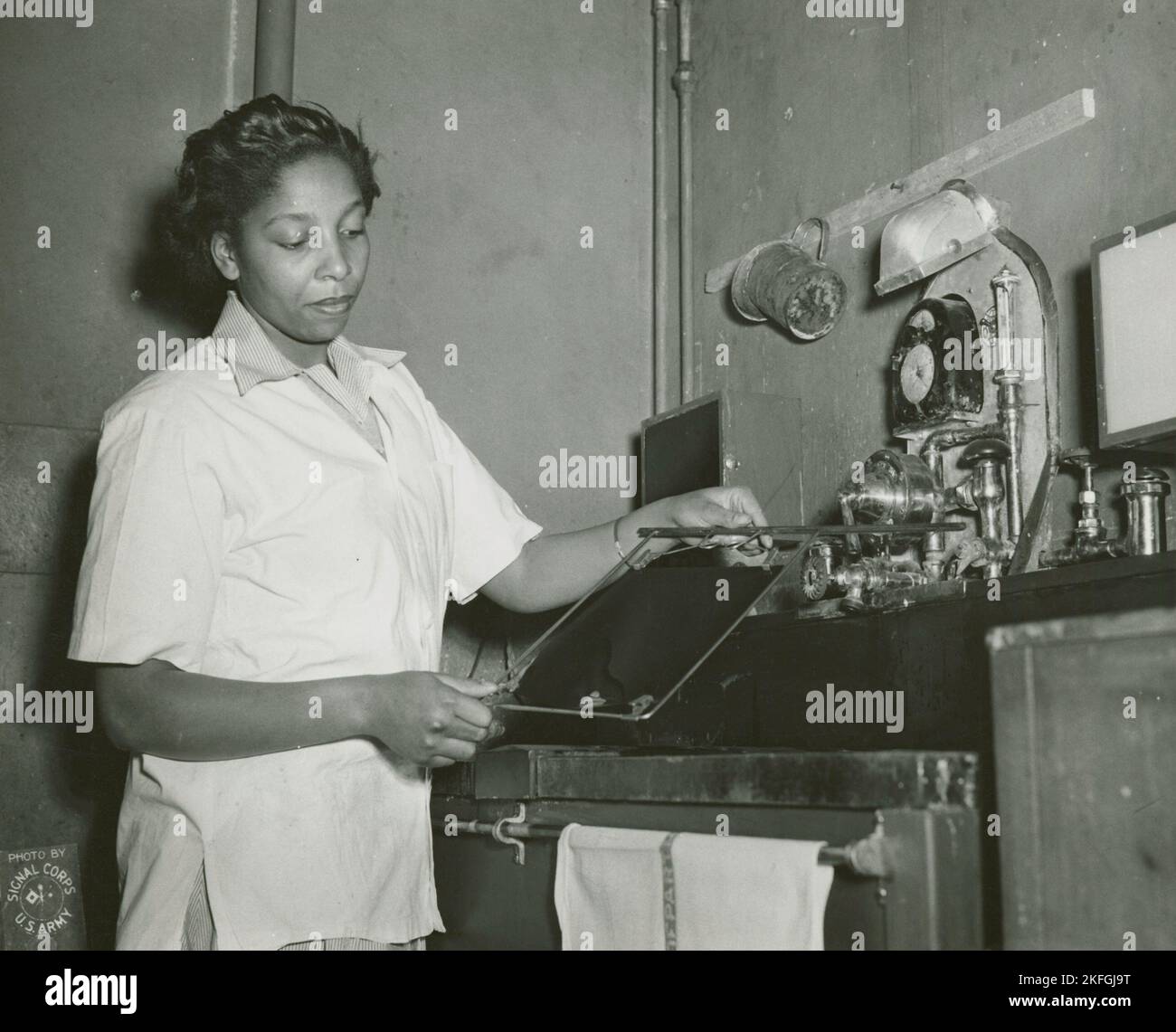 African american people ww2 hi-res stock photography and images - Alamy