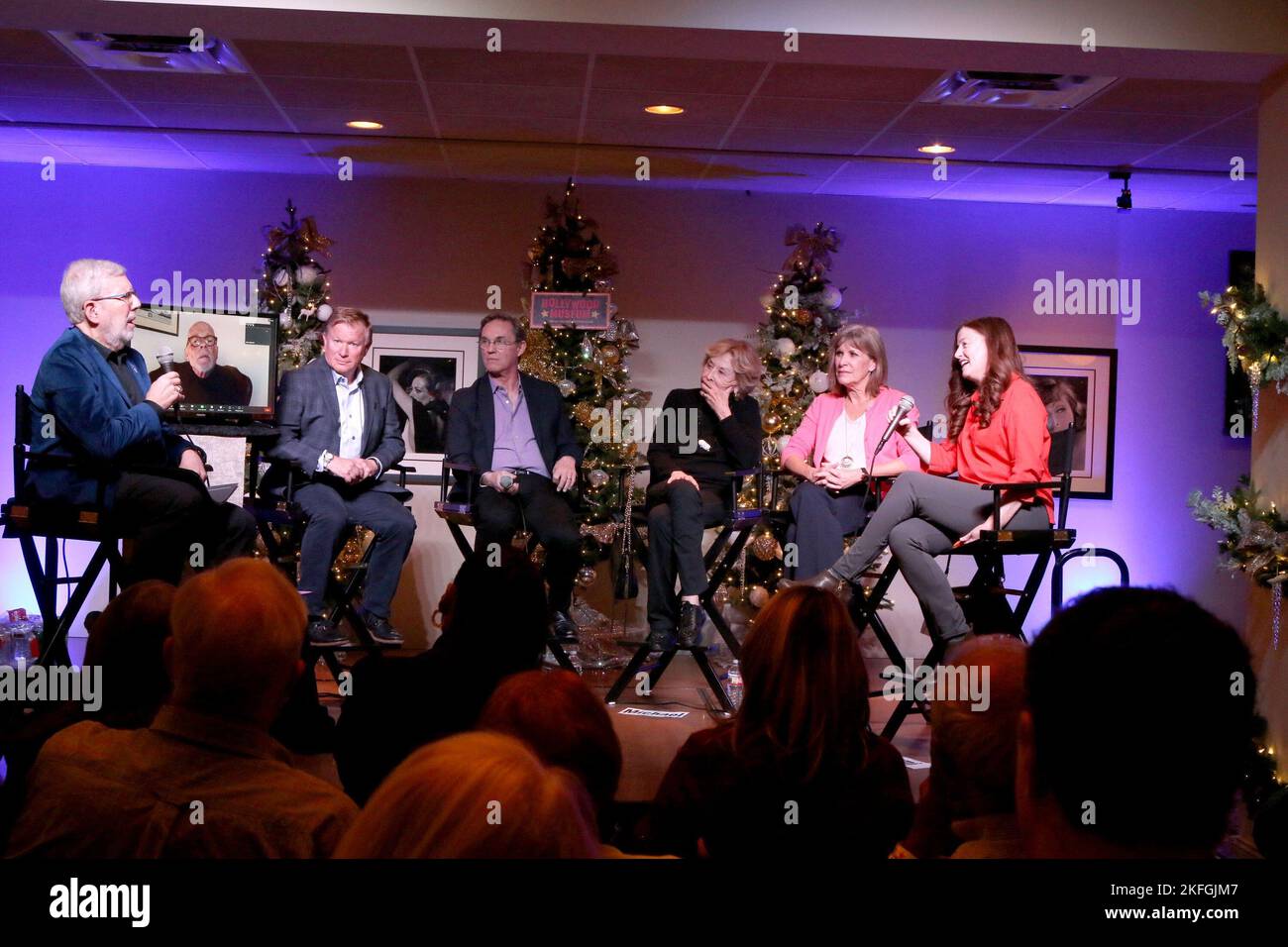 The waltons cast 50th anniversary reunion hi-res stock photography and ...