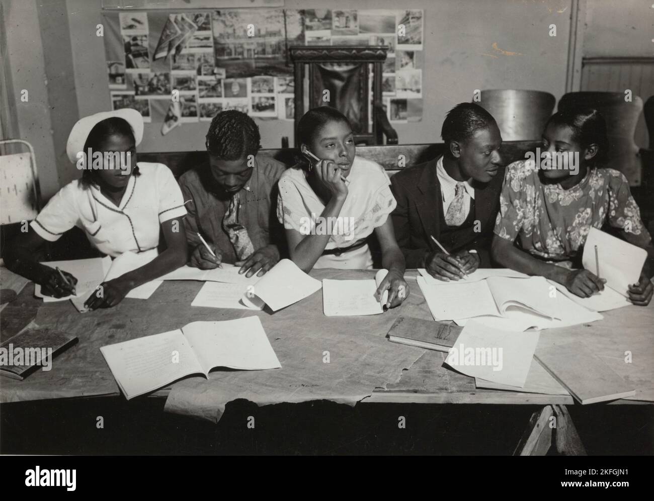 1930s schoolroom hi-res stock photography and images - Alamy