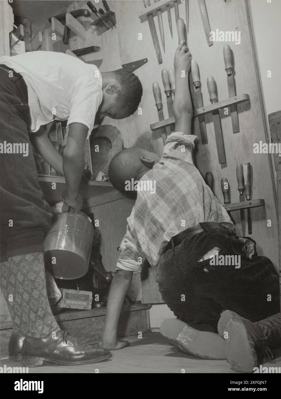 Harlem Art Center, boys with tools, 1939 Stock Photo - Alamy