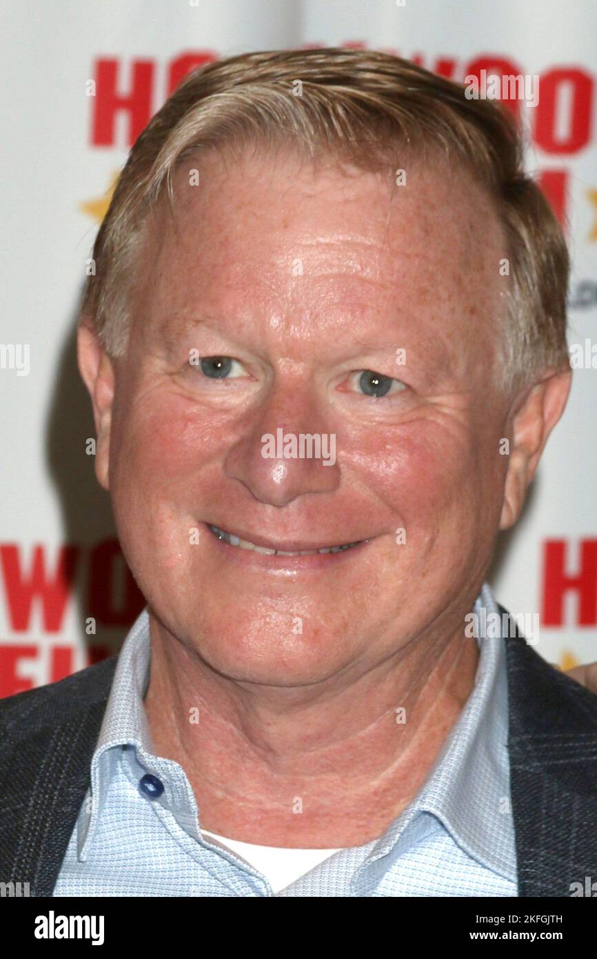 Los Angeles, CA. 17th Nov, 2022. Eric Scott Photo Call for THE WALTONS ...