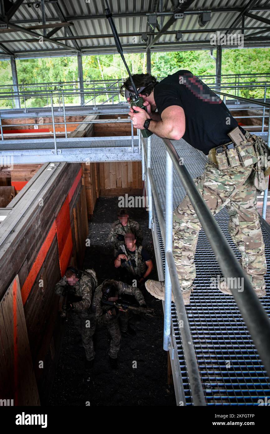 U.S. Green Berets from 10th Special Forces Group (Airborne) and members ...