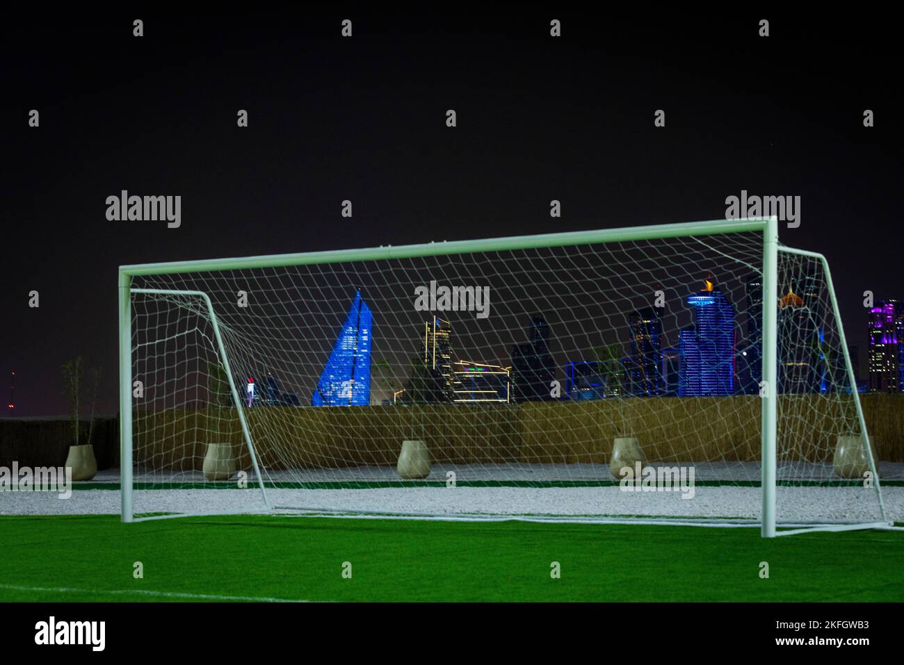 18.11.2022, Doha Katar Qatar Skyline of West Bay behind a goal Doha ...