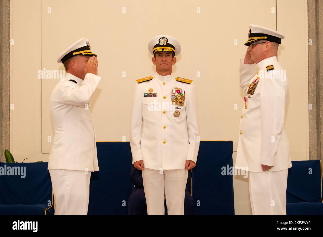 KINGS BAY, Ga. (Sep. 16, 2022) Capt. Eric Cole (left), incoming ...