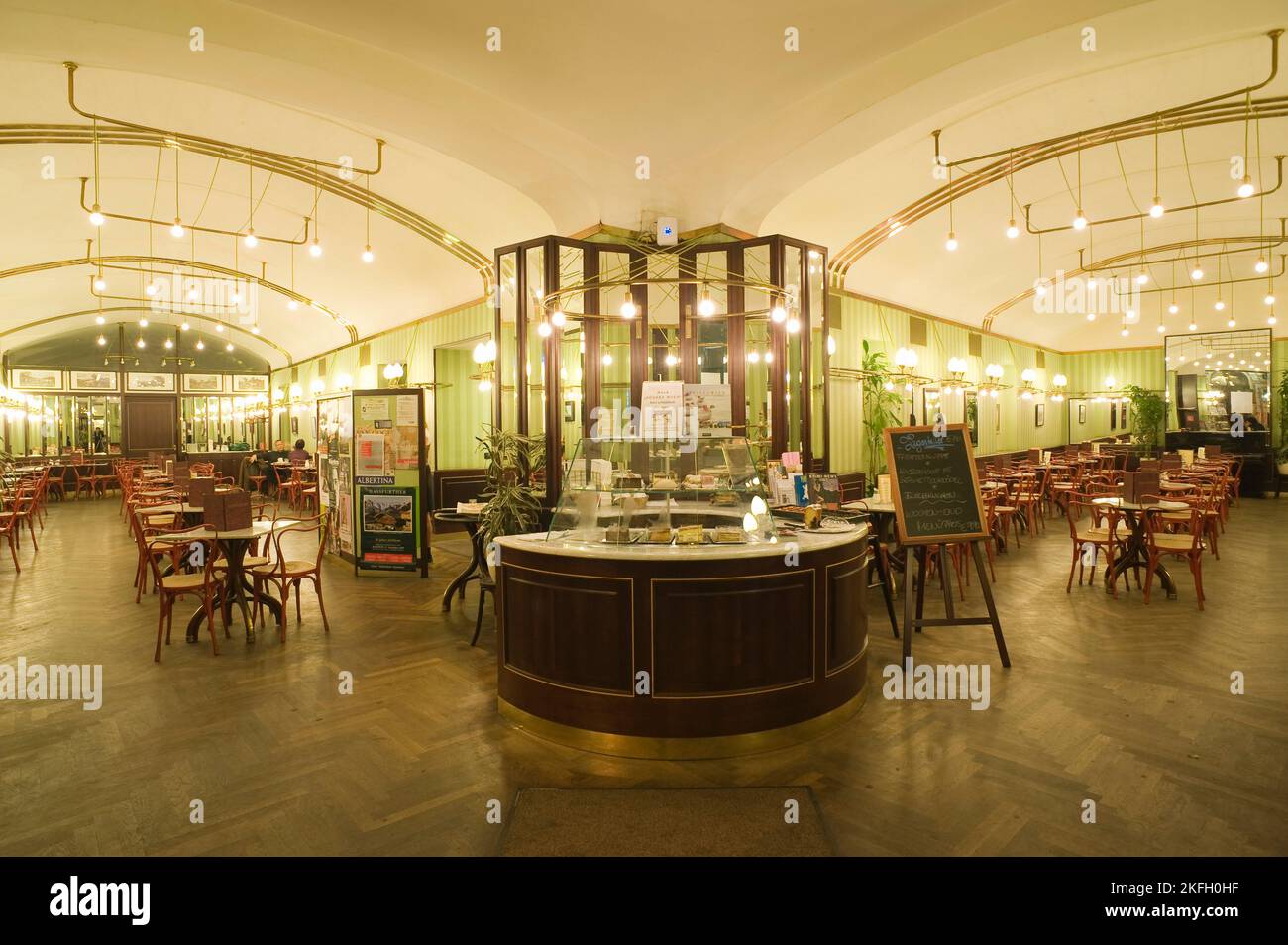 Wien, Cafe Museum von Adolf Loos 1899, Rekonstruktion 2003 // Vienna ...