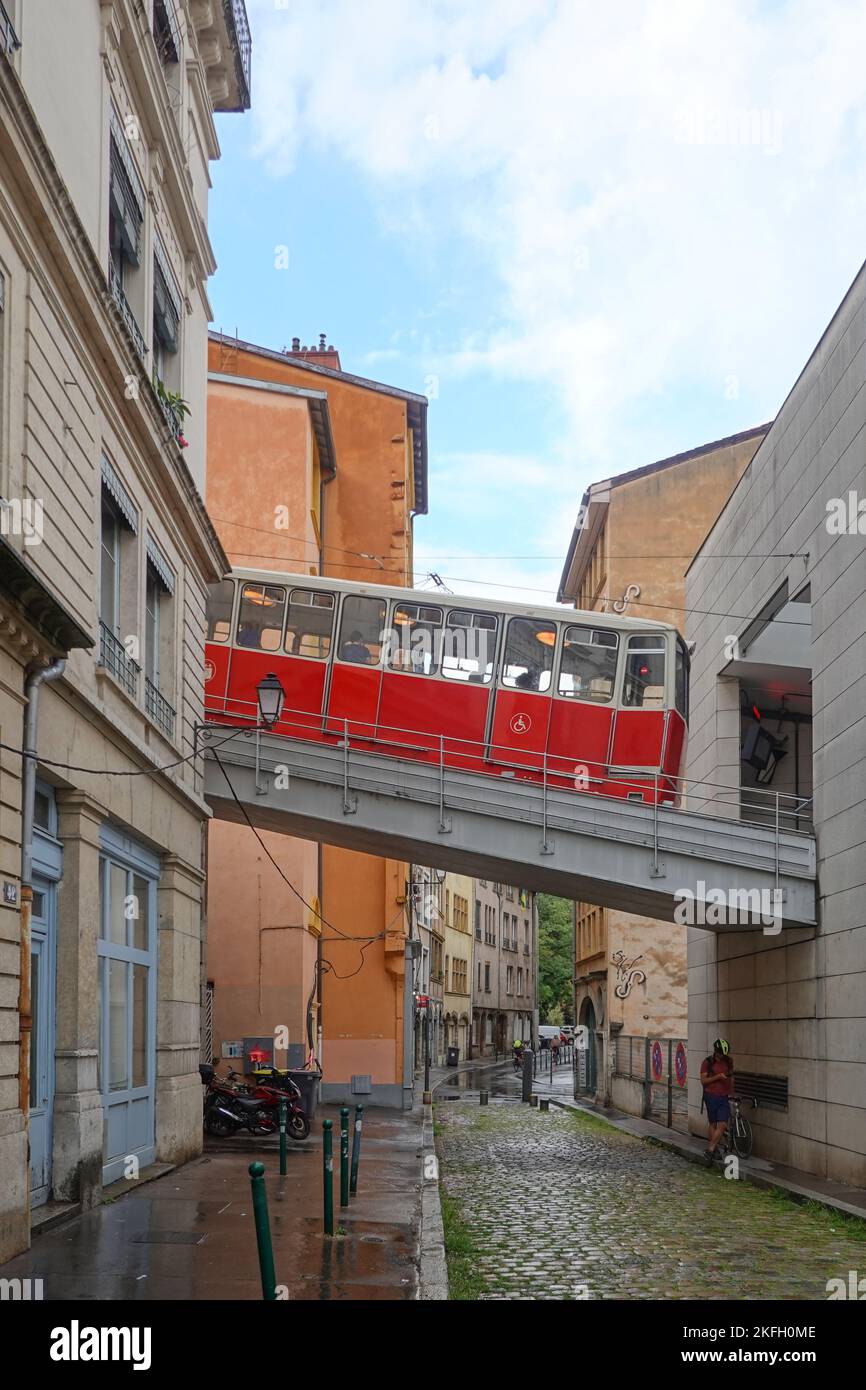 Frankreich, Lyon, Fourvière-Standseilbahn // France, Lyon, Funicular ...