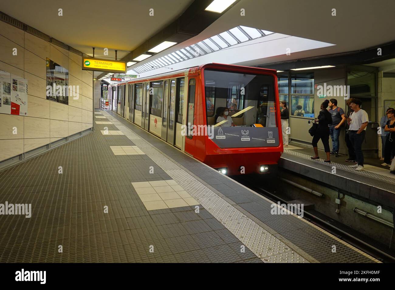 Frankreich, Lyon, Fourvière-Standseilbahn // France, Lyon, Funicular ...