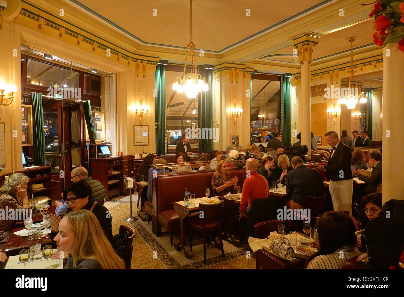 Paris, Literatencafe Deux Magots // Paris, Cafe Deux Magots Stock Photo ...